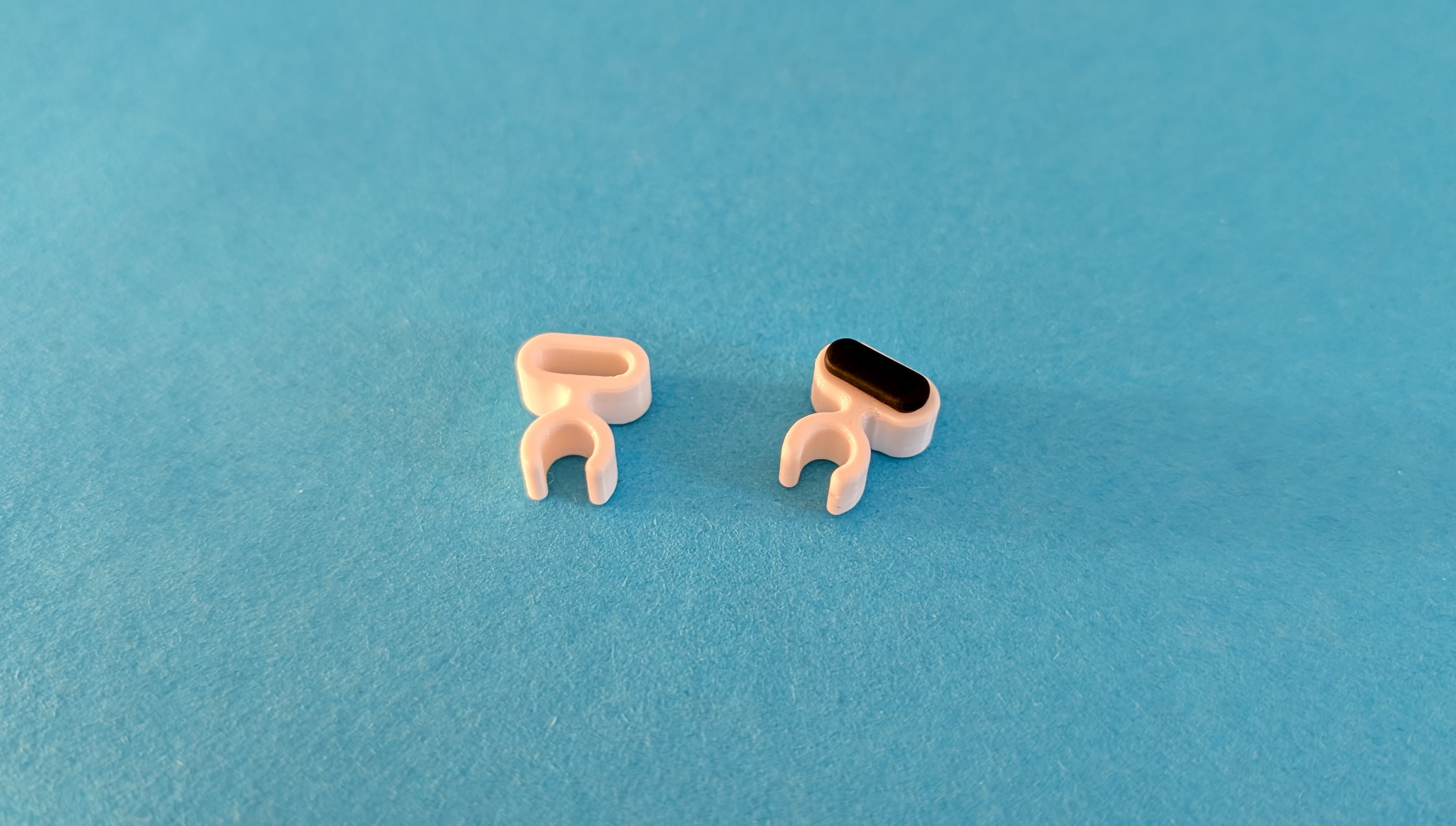 USB C Dust Cover Cable Clip (Parametric/FreeCAD) by Xargas | Download ...