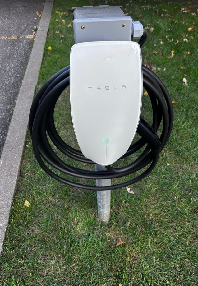 Tesla Gen 3 Charger Pole mount by FloQc | Download free STL model ...