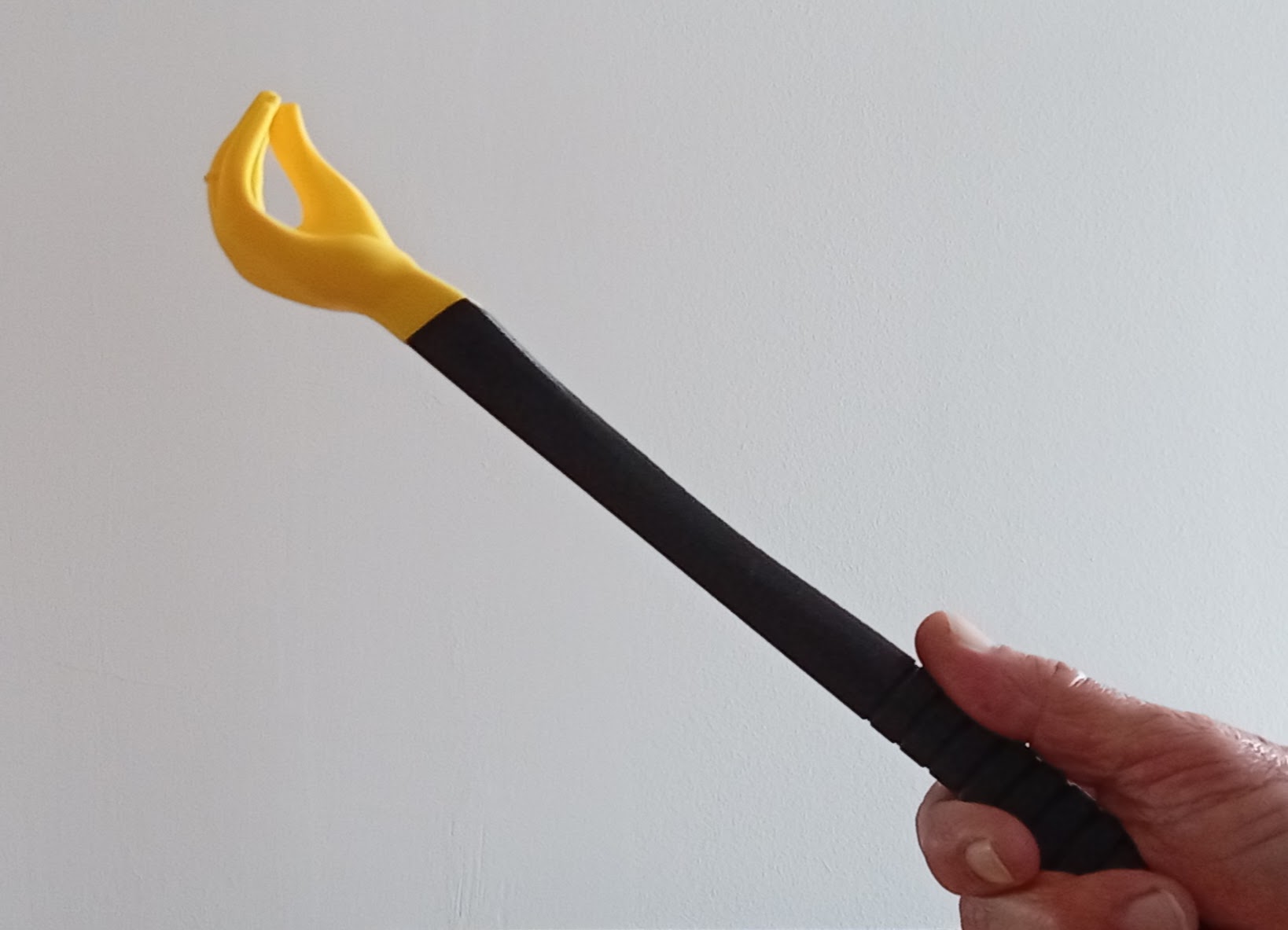 Back scratcher / Rückenkratzer (Italian hand gesture) by kjrps ...