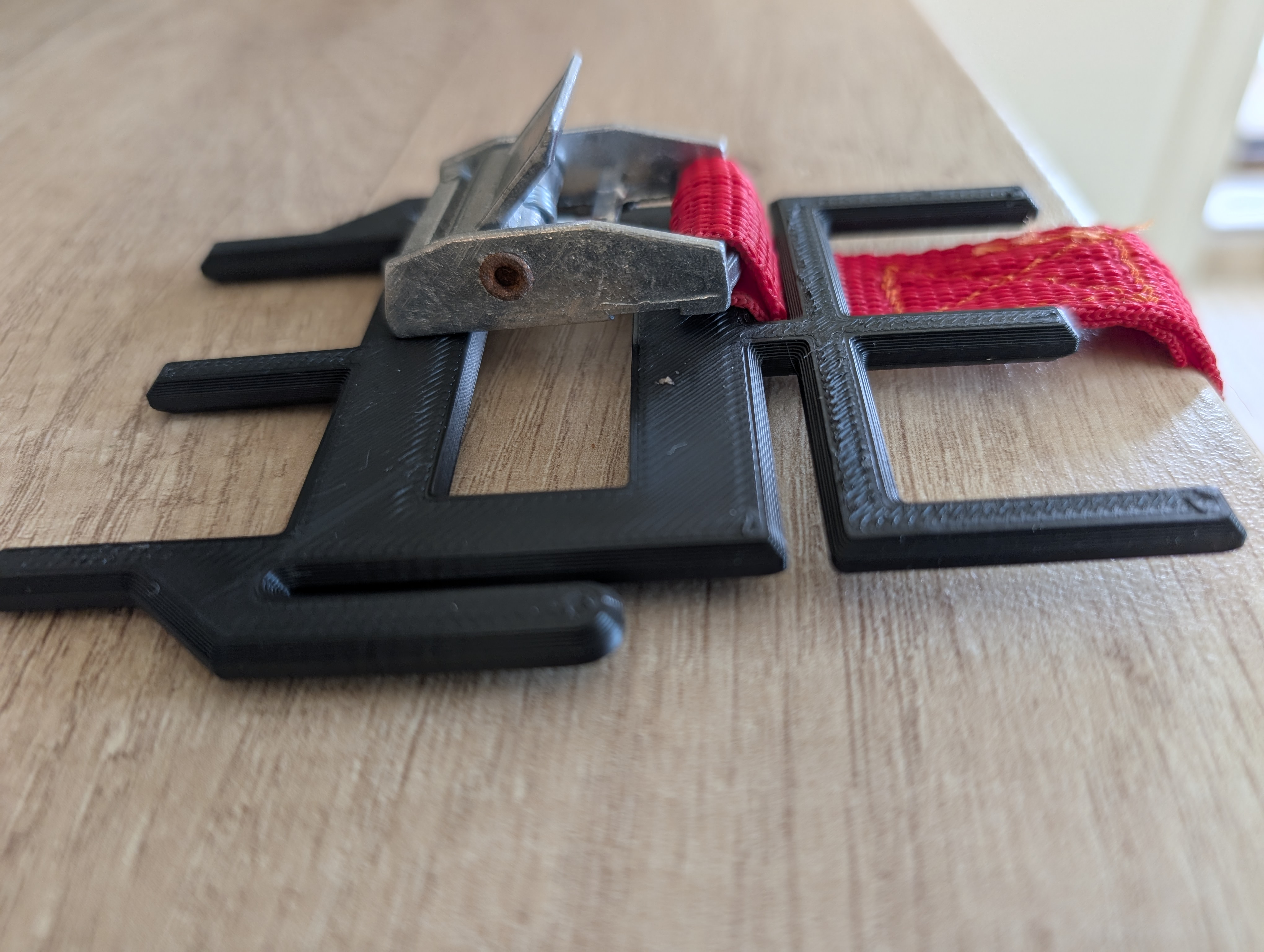 Dual strap holder by BogoRin | Download free STL model | Printables.com