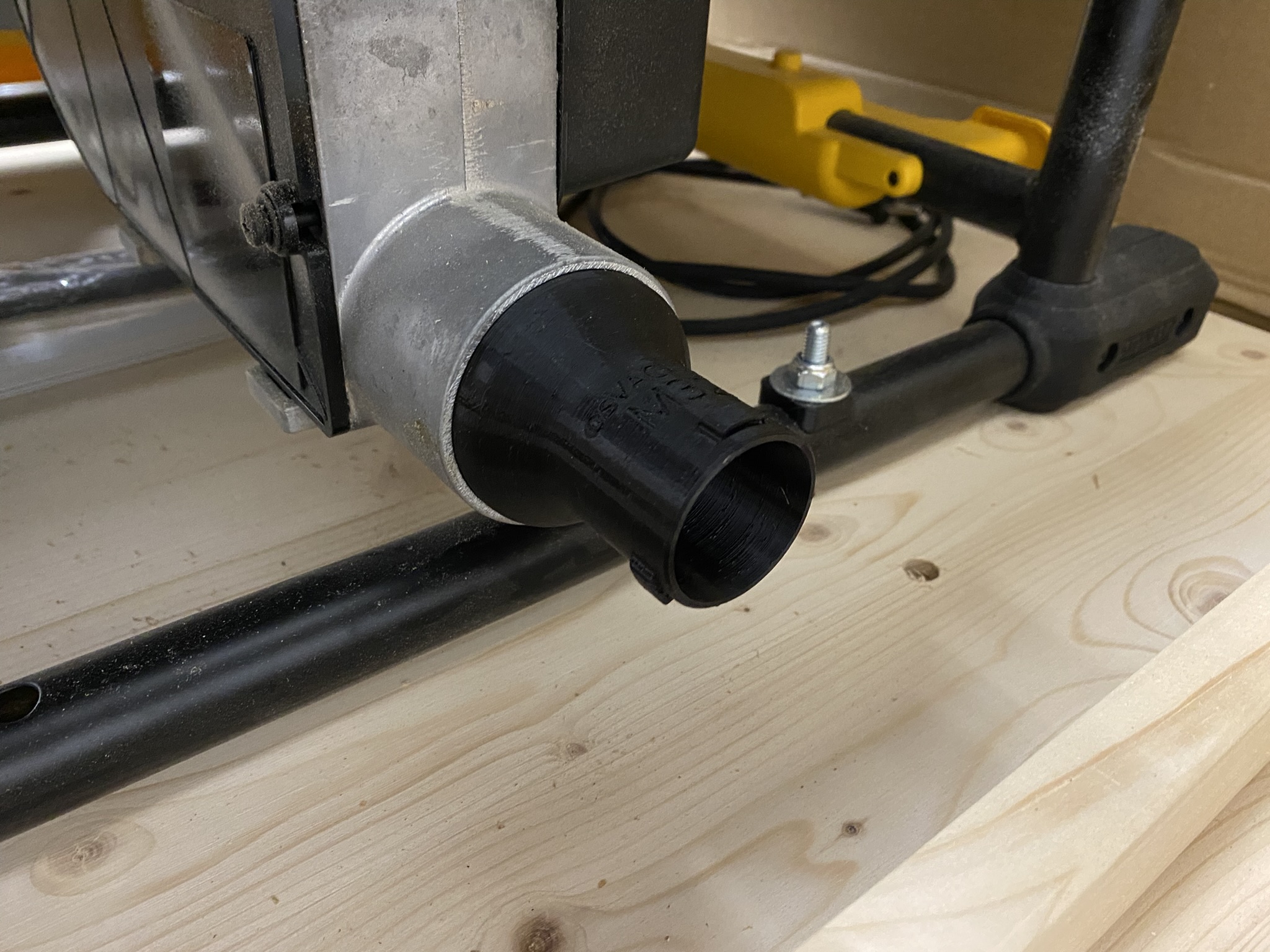 osVAC Adapter for DeWalt DWE 7492 table saw von maxmar | Kostenloses STL-Modell herunterladen ...