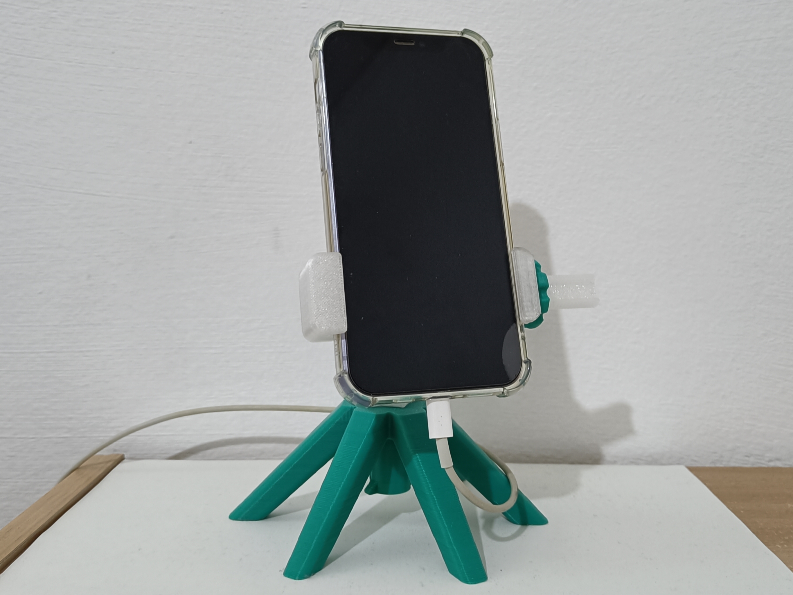 Pentapod Phone Stand | Charging dock by telepath | Download free STL ...