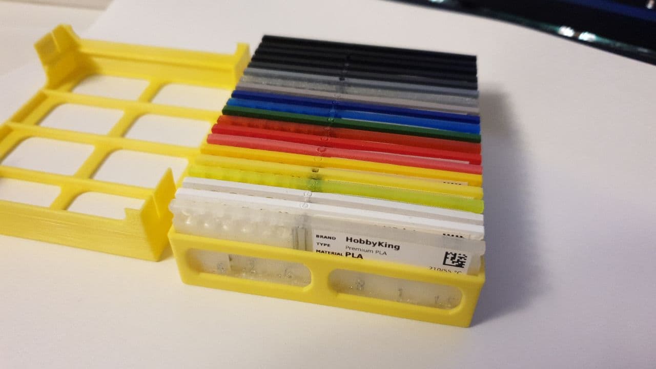 Box for Customizable Filament Sample by mathiaspl20 | Download free STL ...