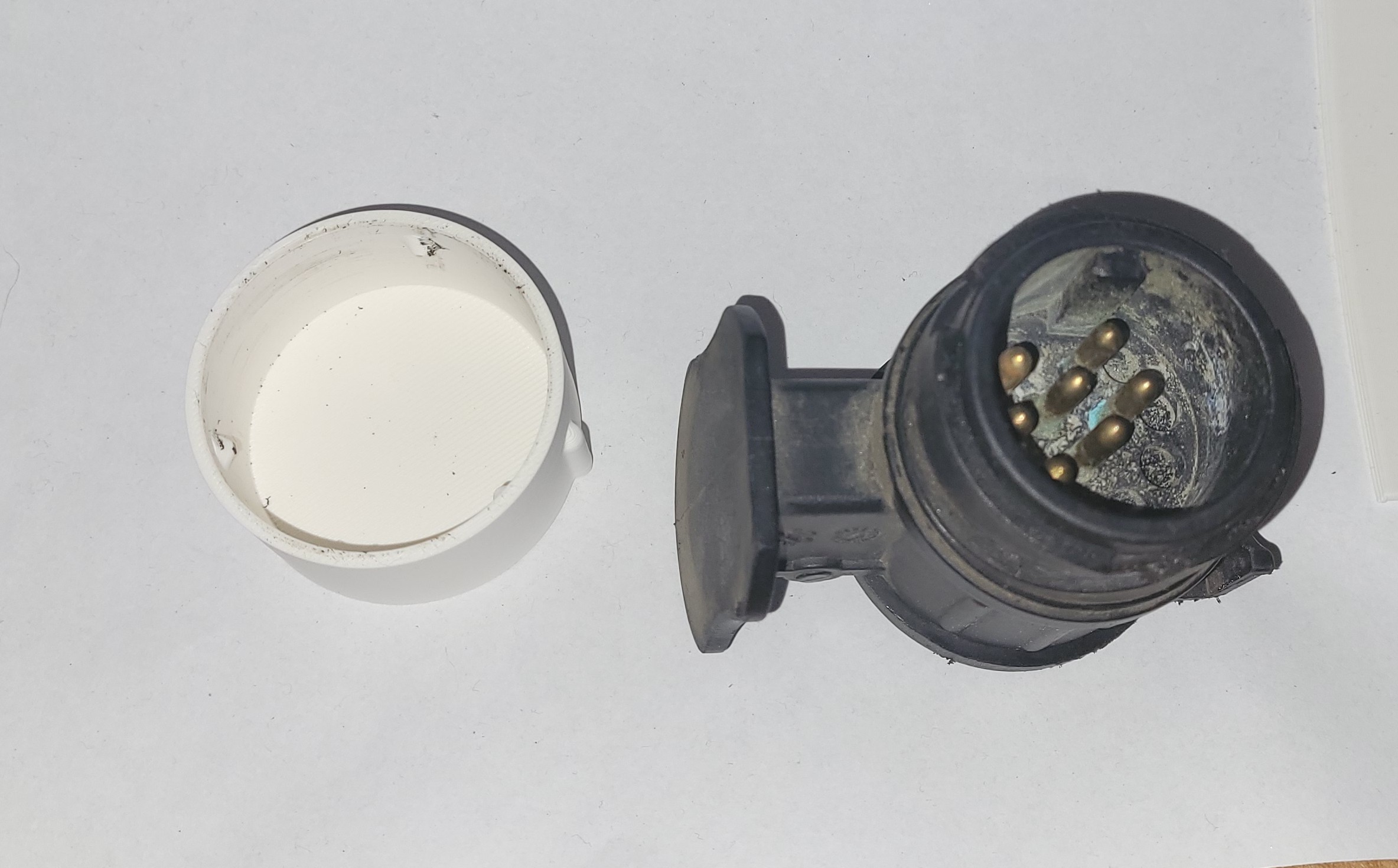 Trailer plug cover 13 pins. by Antonín JUDYTKA | Download free STL ...