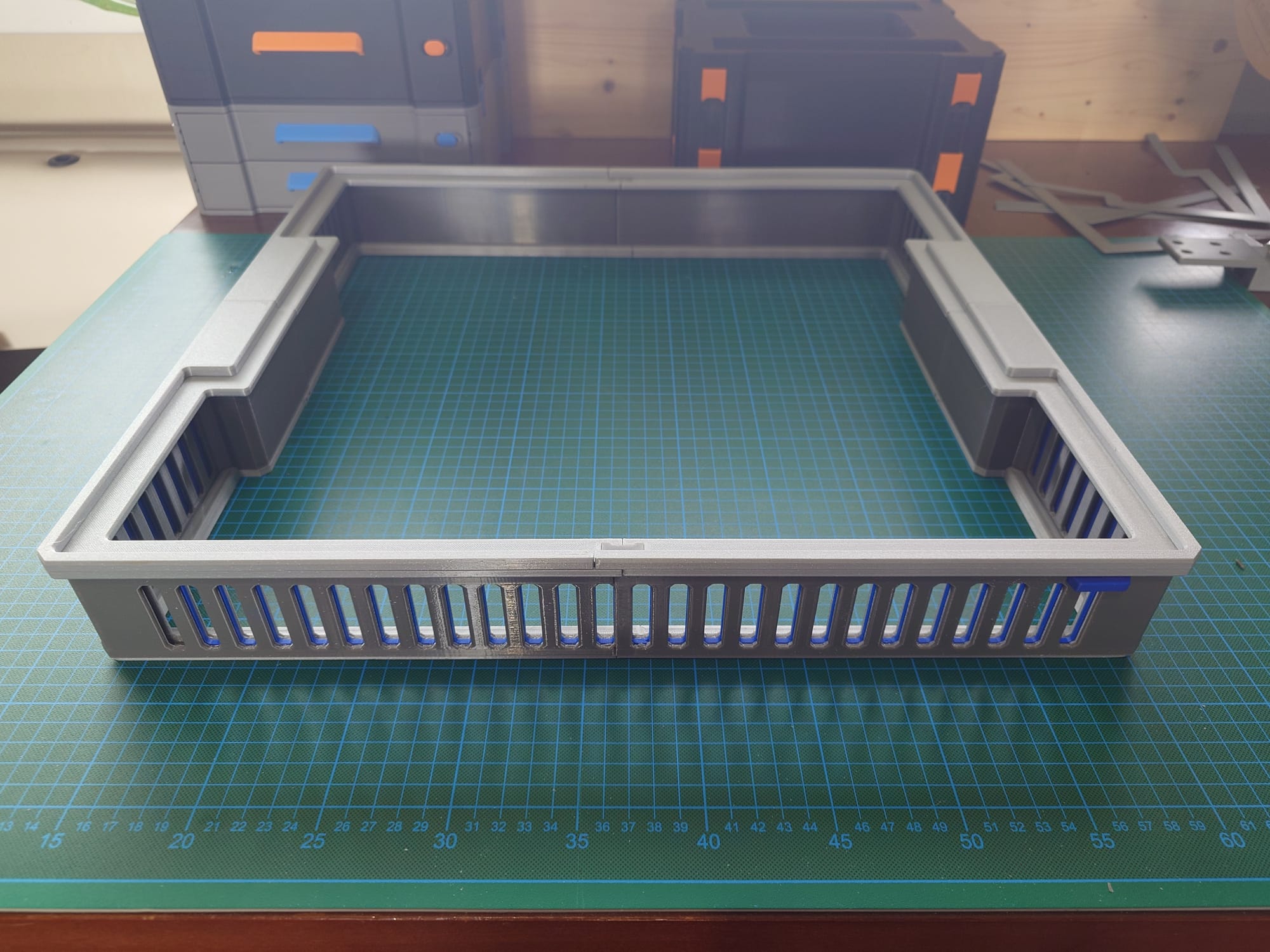 Qidi Plus 4 Closeable Ventilated Riser by 3D Mad Mesh | Printables Store