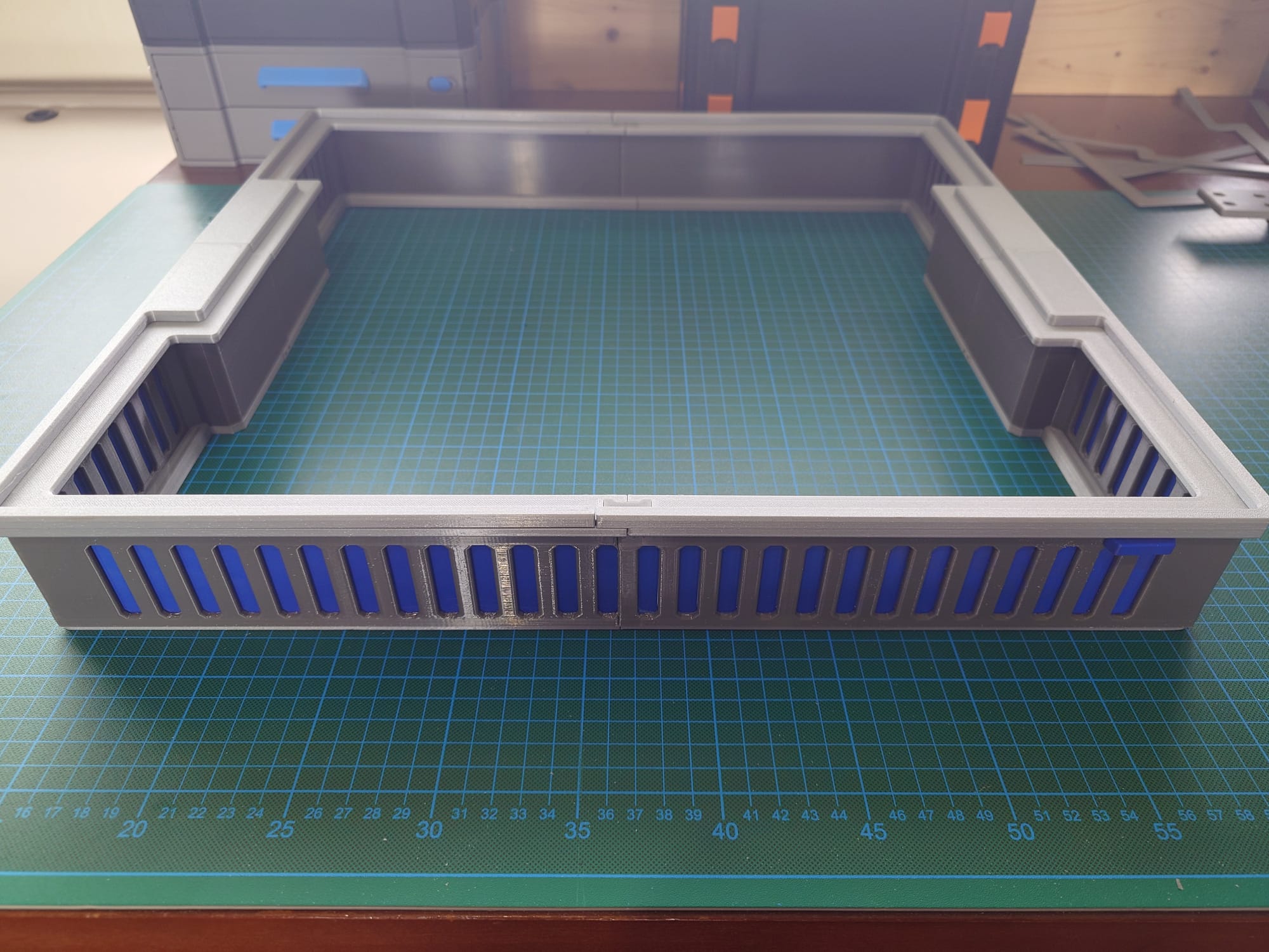 Qidi Plus 4 Closeable Ventilated Riser by 3D Mad Mesh | Printables Store