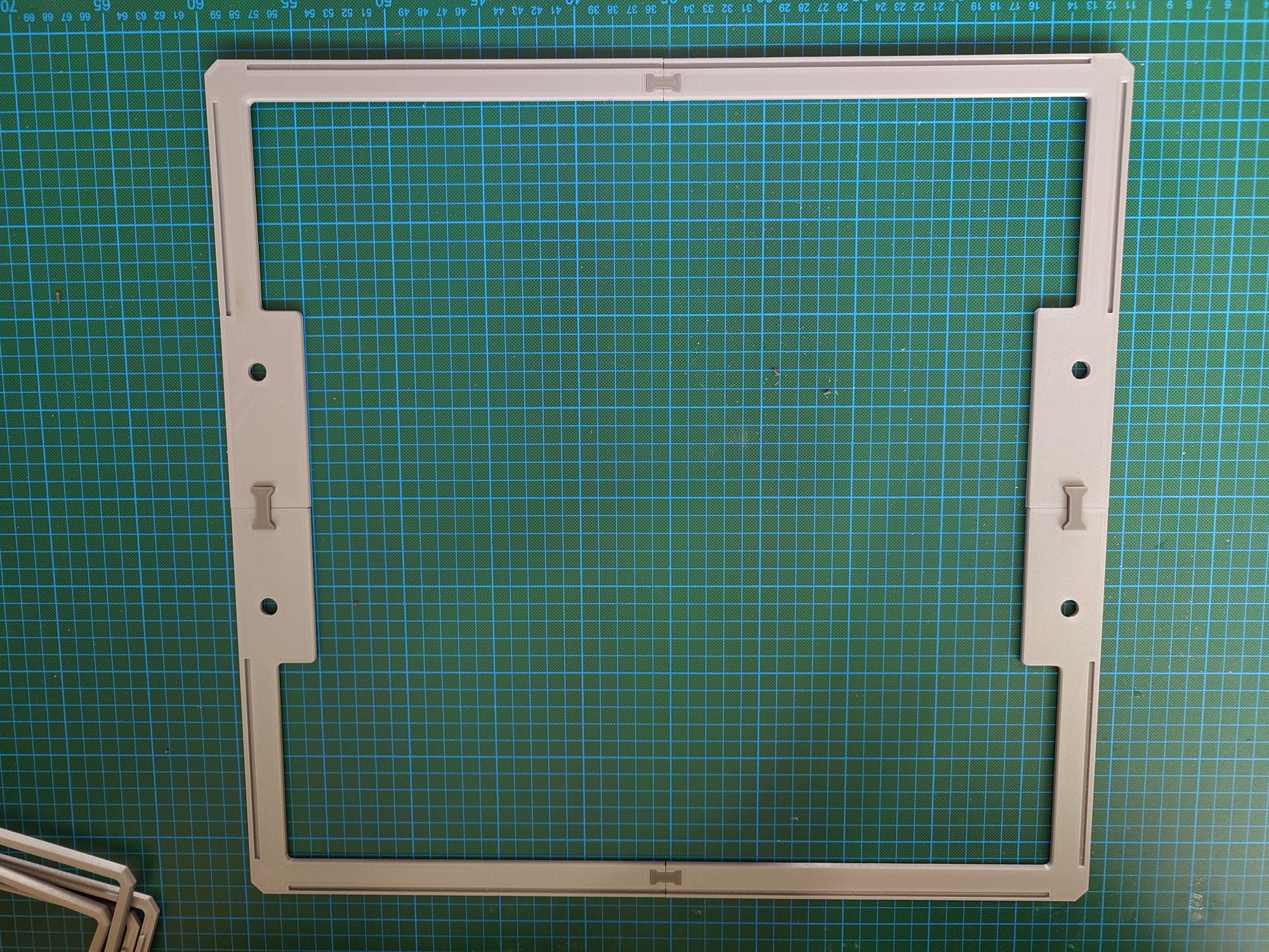 Qidi Plus 4 Closeable Ventilated Riser by 3D Mad Mesh | Printables Store