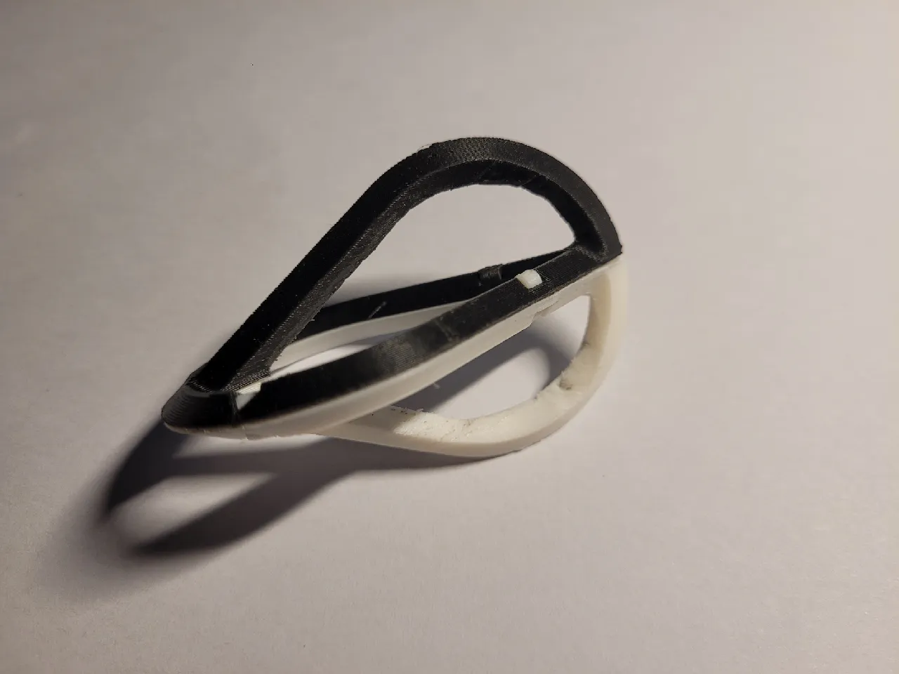 Minimalistic Oloid - Pinned Version by lombarle | Download free STL ...