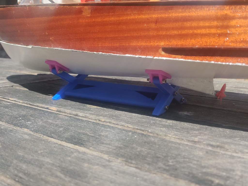 Model Boat Cradle von TheLargeOstrich | Kostenloses STL-Modell ...