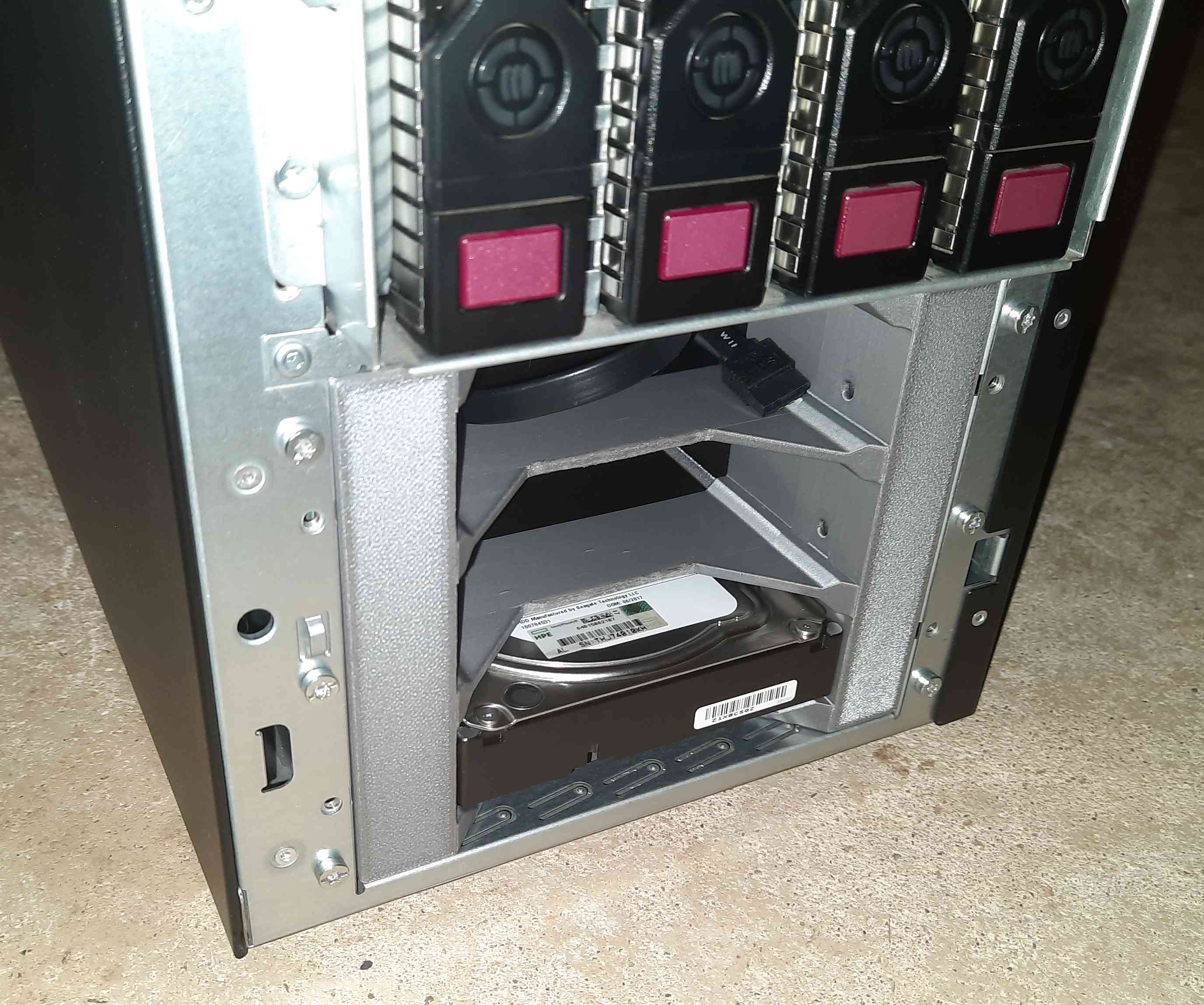 HPE Proliant ML150 Gen9 3x3,5" HDD adapter by Valda | Download free STL ...