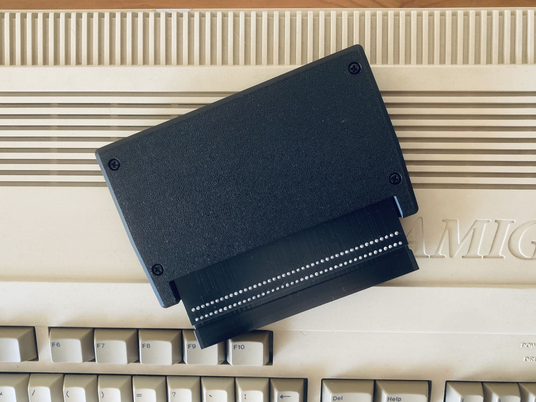 Amiga Action Replay 3 Replica - Case por fongo2k | Descargar modelo STL gratuito | Printables.com