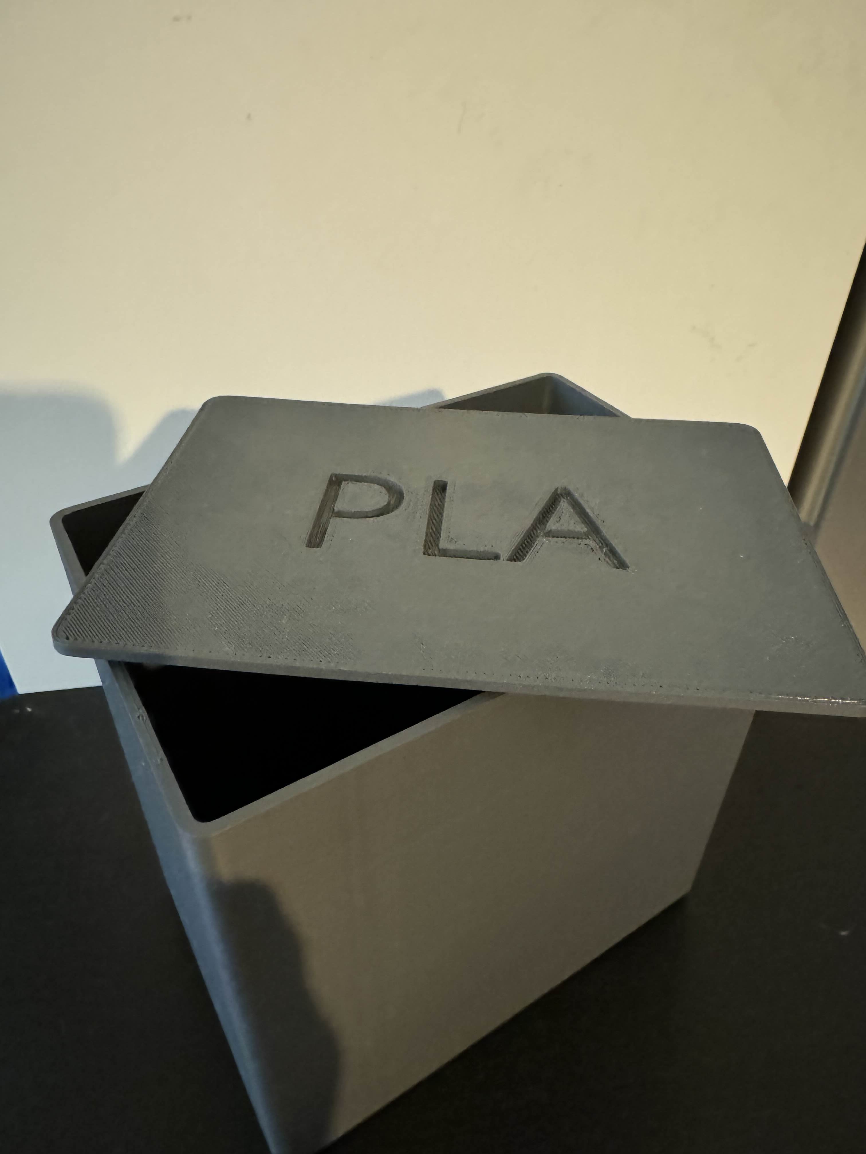 Lidded Filament Trash Bin by Felix Bloch | Download free STL model ...