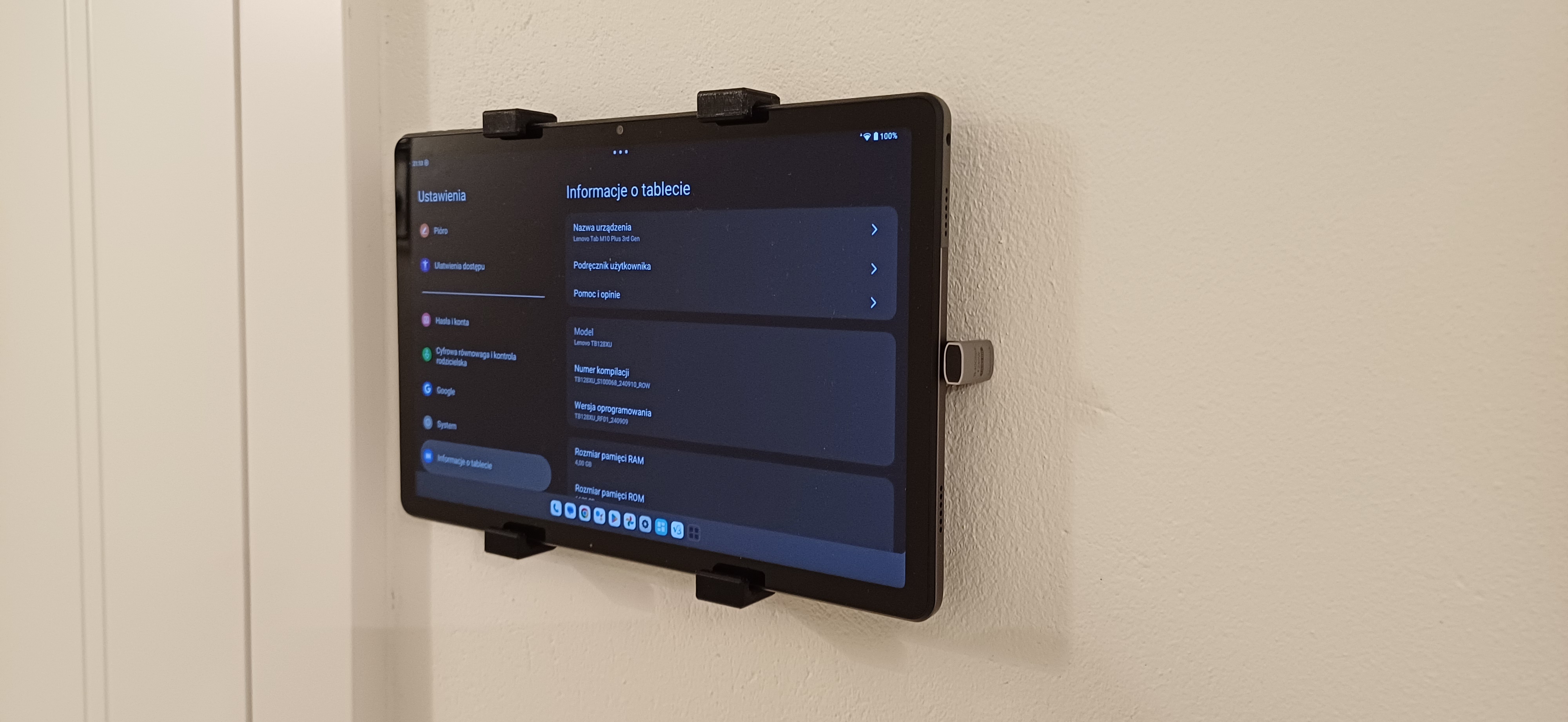 tablet wall mount by Sebastian Wielgosz | Download free STL model ...