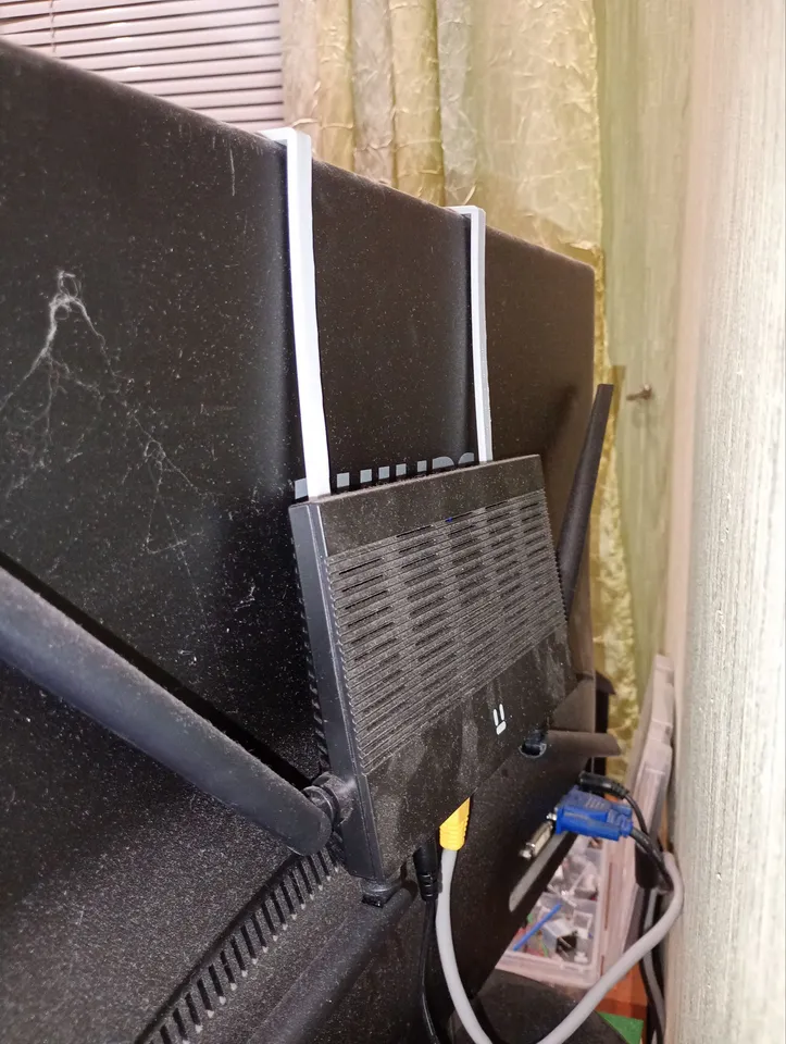 Universal Monitor Router Holder by Maksimilian55 | Download free STL ...