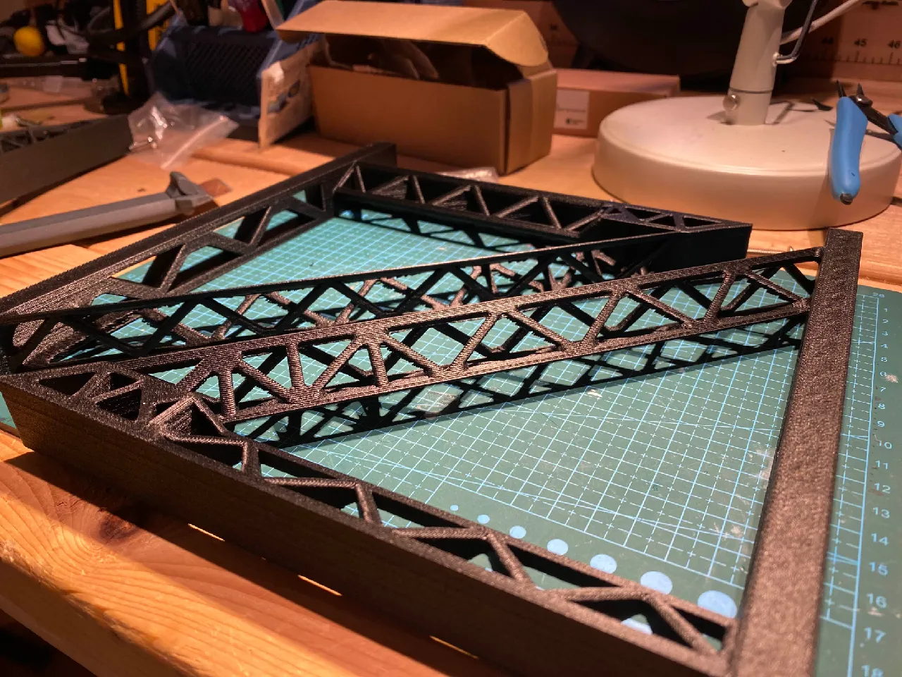 Lattice Shelf Bracket by S355-Concepts | Download free STL model ...