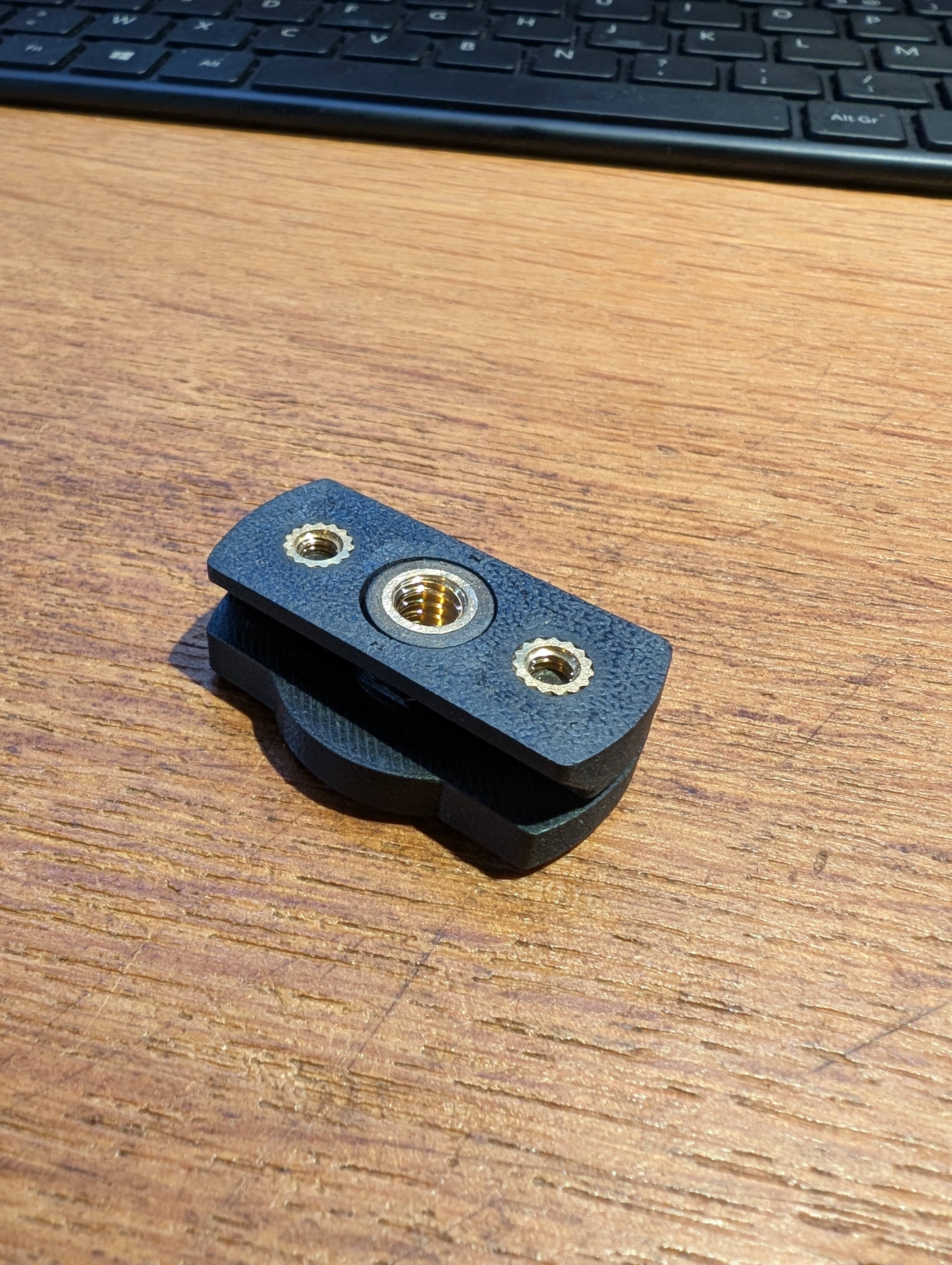 Blackmagic Design - Pyxis 6K Cine handle front dovetail 1/4 20 UNC ...