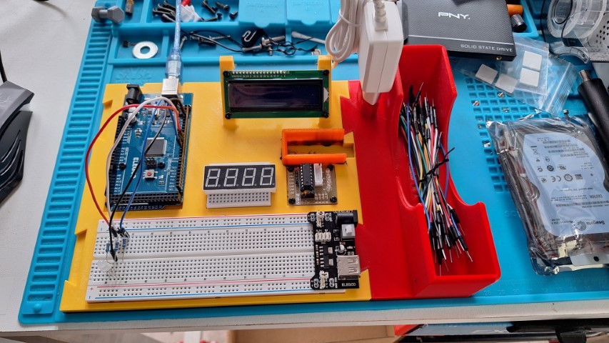 Elegoo R3 Starter Kit Bench V1 by Charly BEGOOD | Download free STL ...