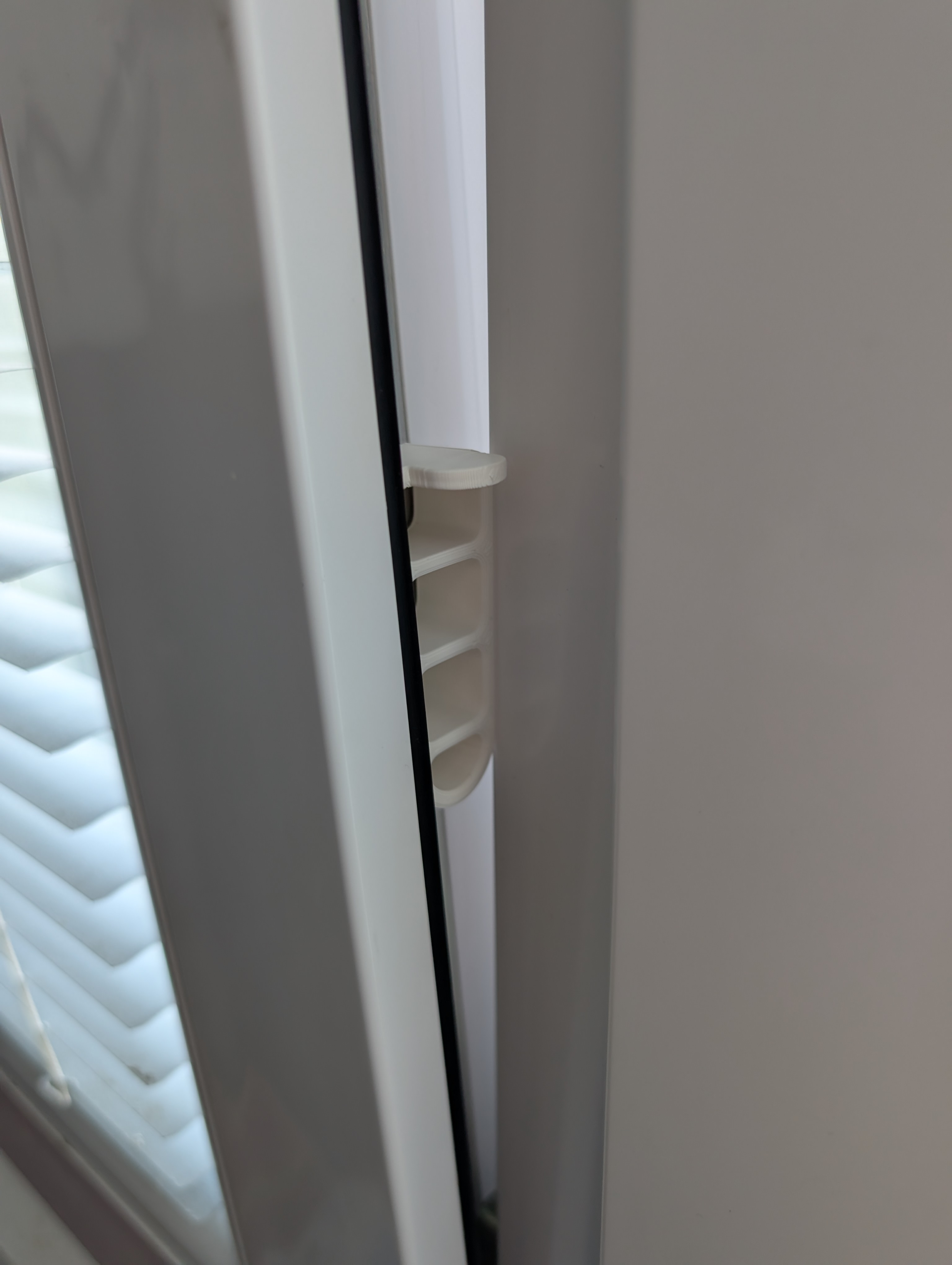Window wedge with holder by Mikyner | Download free STL model ...