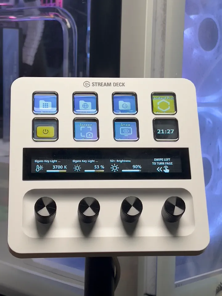 Streamdeck Plus to Key Light Mount by Mommel | Download free STL model ...