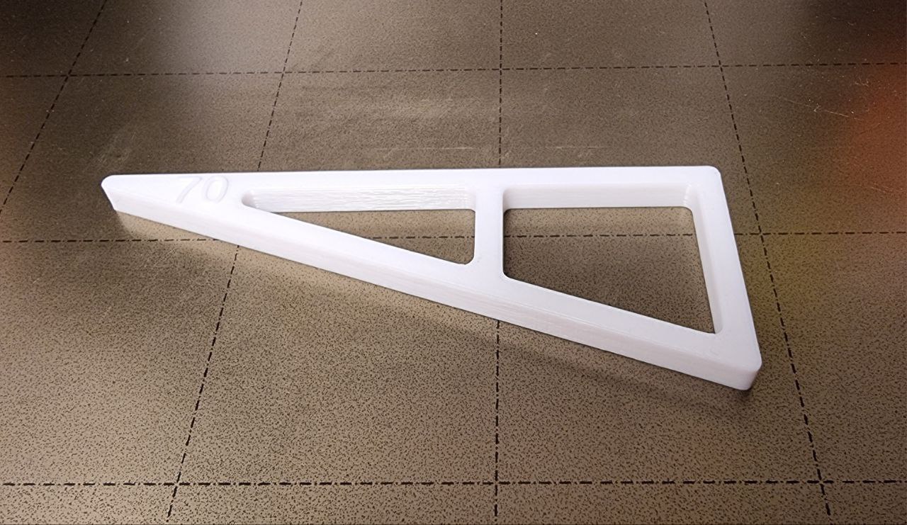 70º, 65º and 60º degrees angle triangles tool for triple monitors on ...