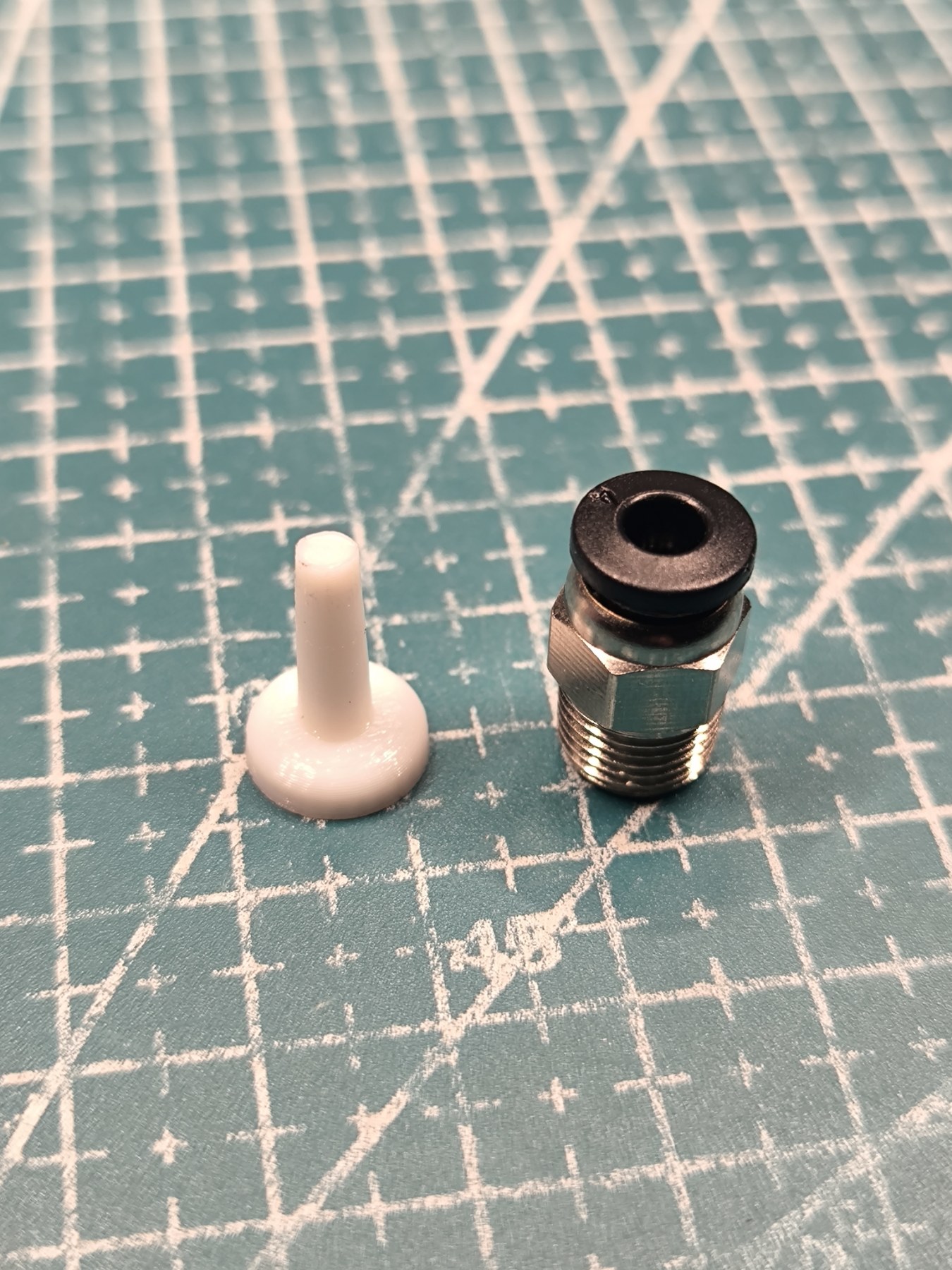 PTFE fitting plug von GreyWolfUA | Kostenloses STL-Modell herunterladen ...