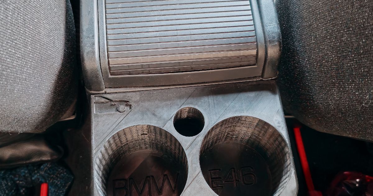 BMW e46 rear passanger cupholders + usb socket space por Torsten ...