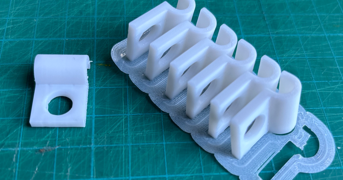 Cable clip/holder for multiboard/underware by 駄目g | Download free STL ...