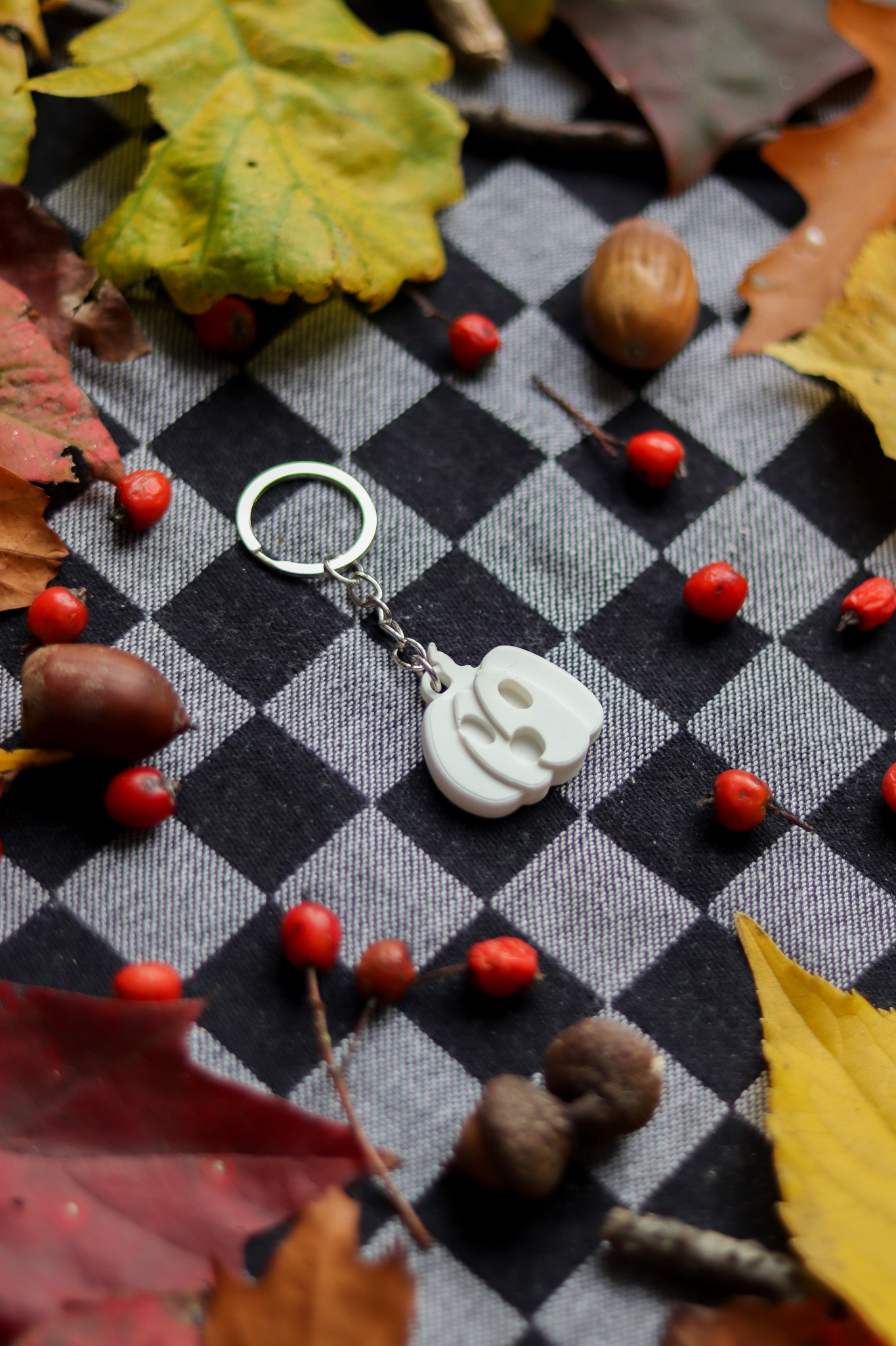 Surprised Pumpkin Keychain | Autumn Series | Halloween by Vic ...
