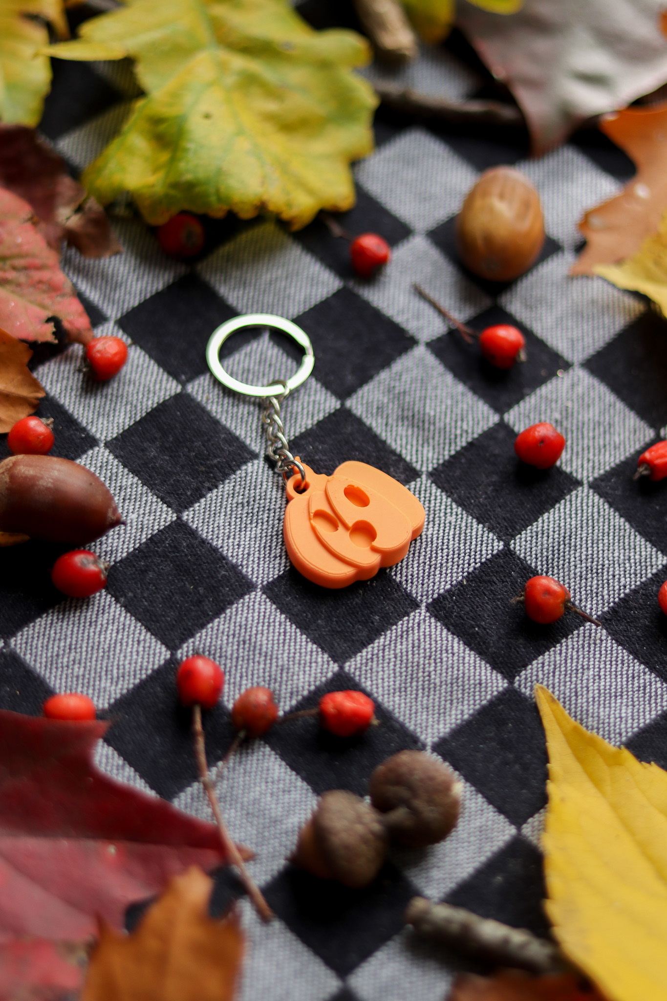 Surprised Pumpkin Keychain | Autumn Series | Halloween by Vic ...