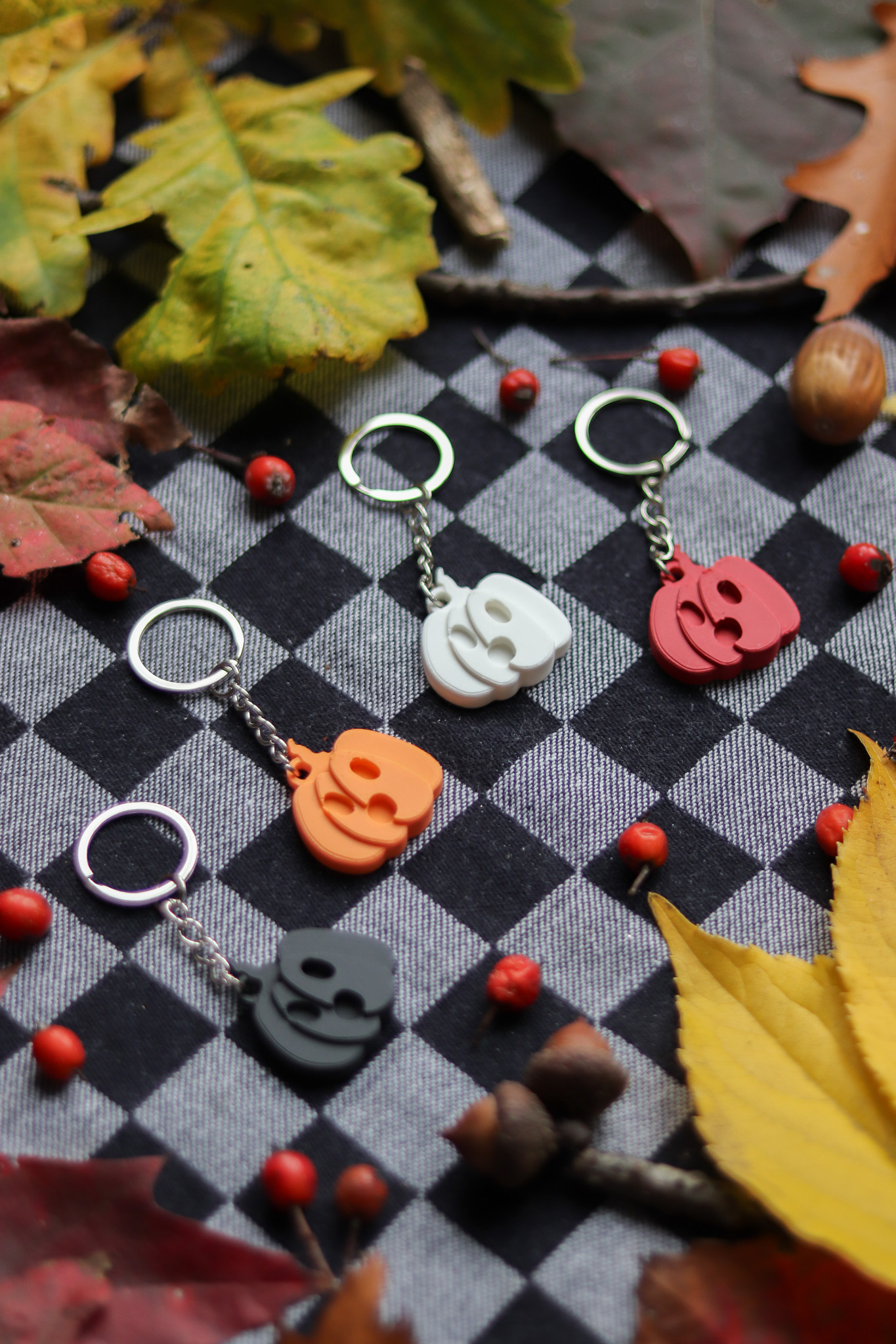 Surprised Pumpkin Keychain | Autumn Series | Halloween by Vic ...