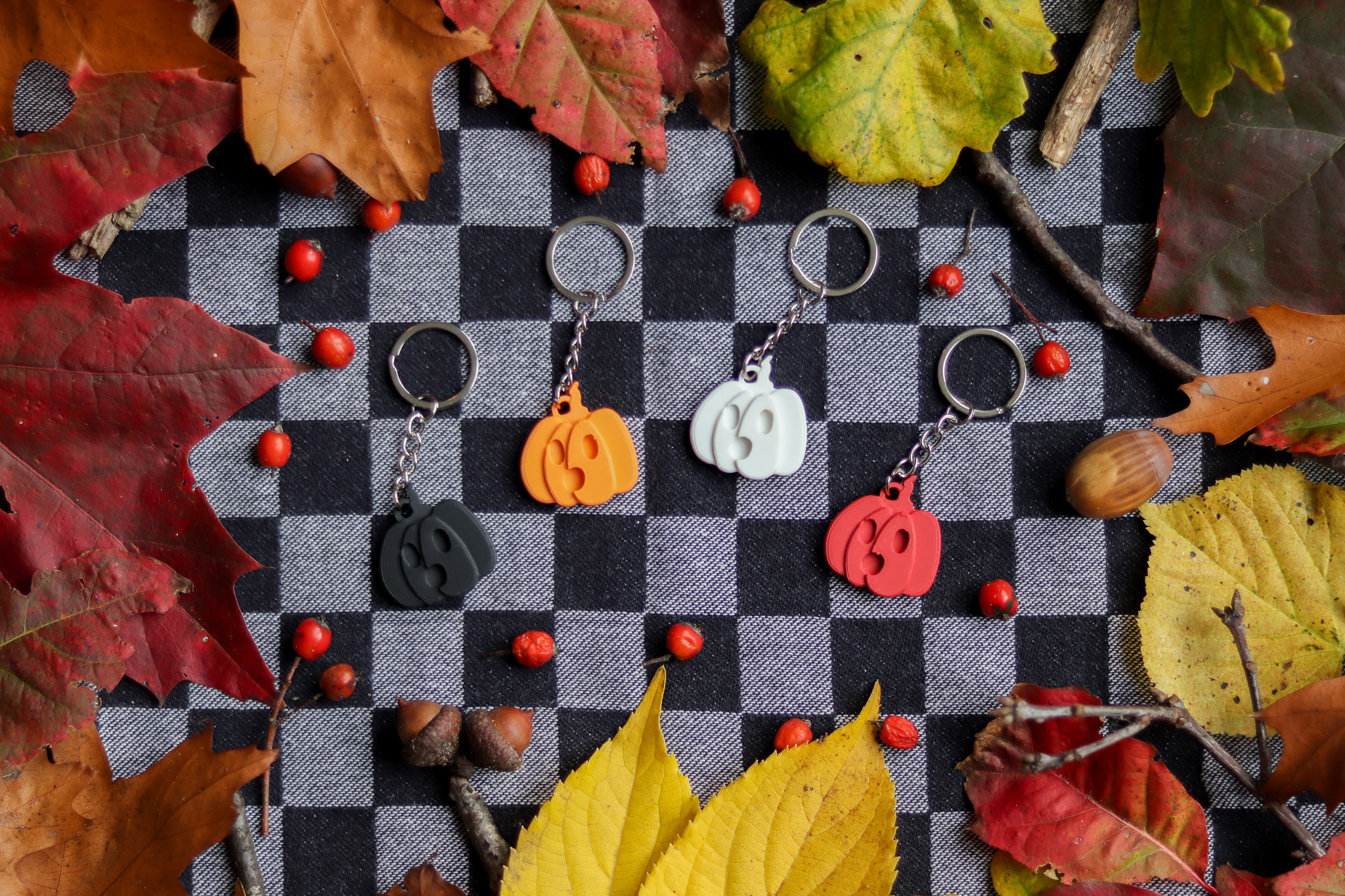 Surprised Pumpkin Keychain | Autumn Series | Halloween by Vic ...