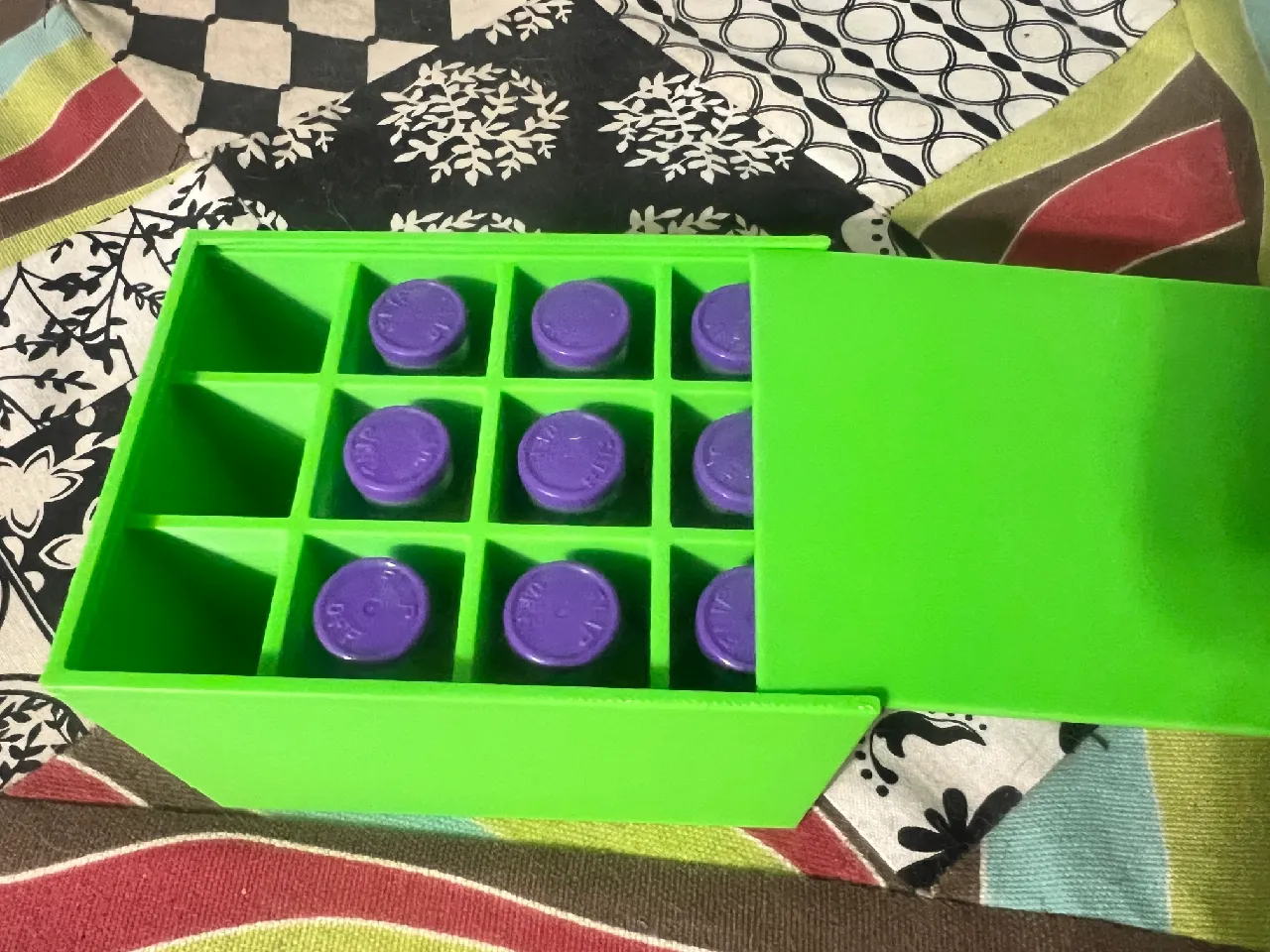 Insulin bottle box for insulin vials by makerbot | Download free STL ...