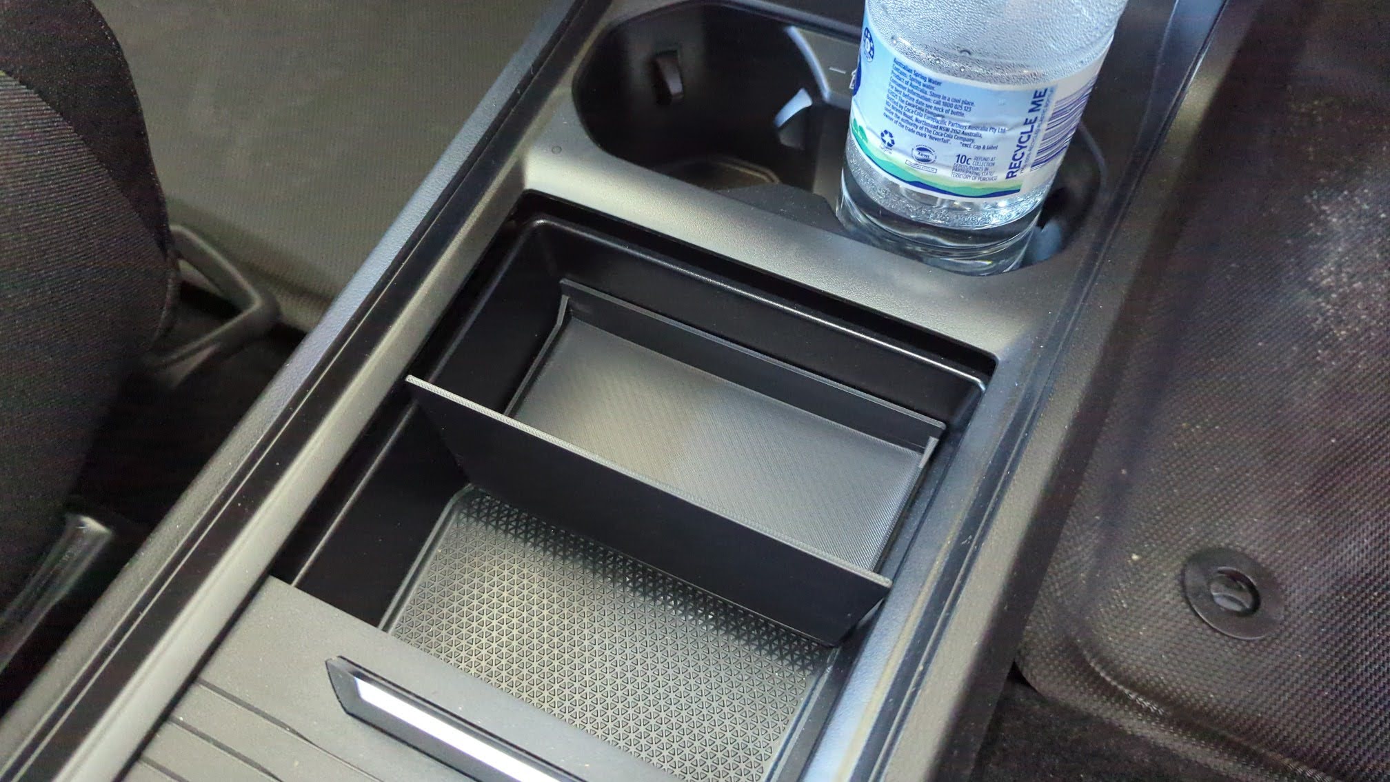 MG4 EV centre console divider von Rick269 | Kostenloses STL-Modell ...