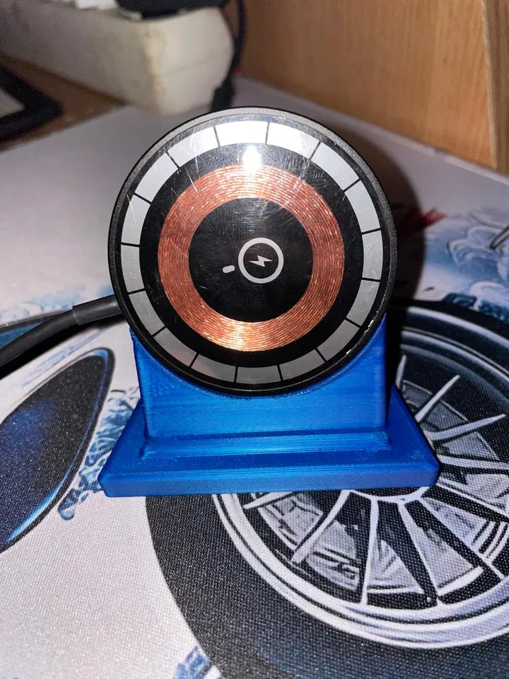 MagSafe Inclined Horizontal Holder by Cosmin Ivan | Download free STL ...