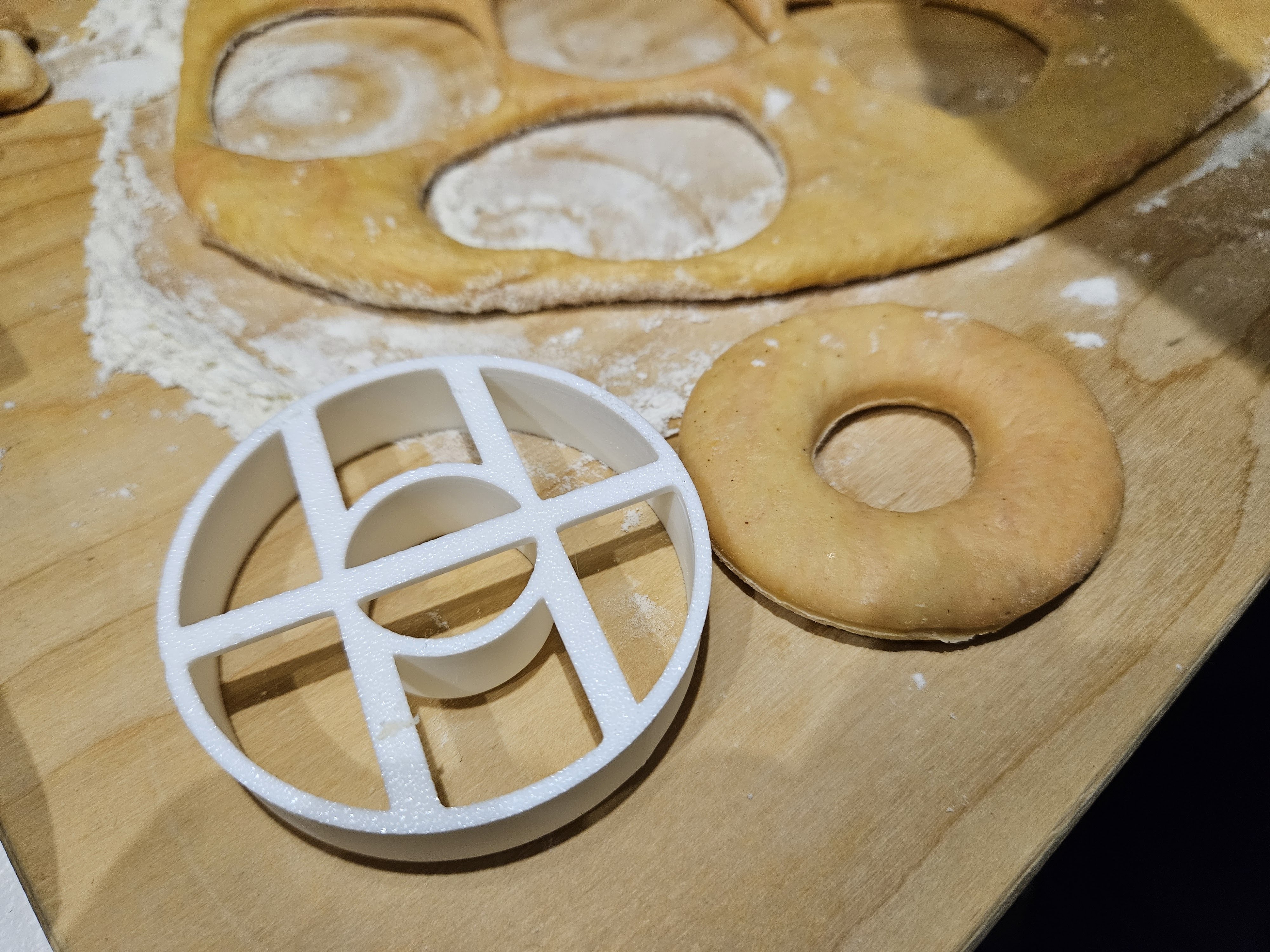 Donut cutter 7cm diameter by SpaceSandro | Download free STL model ...