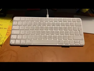 Feet for Apple Magic Keyboard by Dani Bautista | Download free STL ...