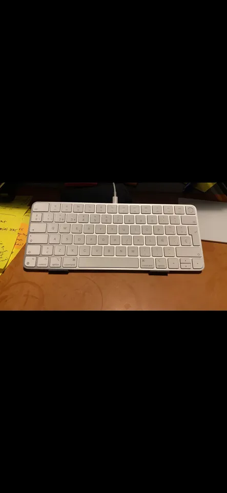 Feet for Apple Magic Keyboard by Dani Bautista | Download free STL ...