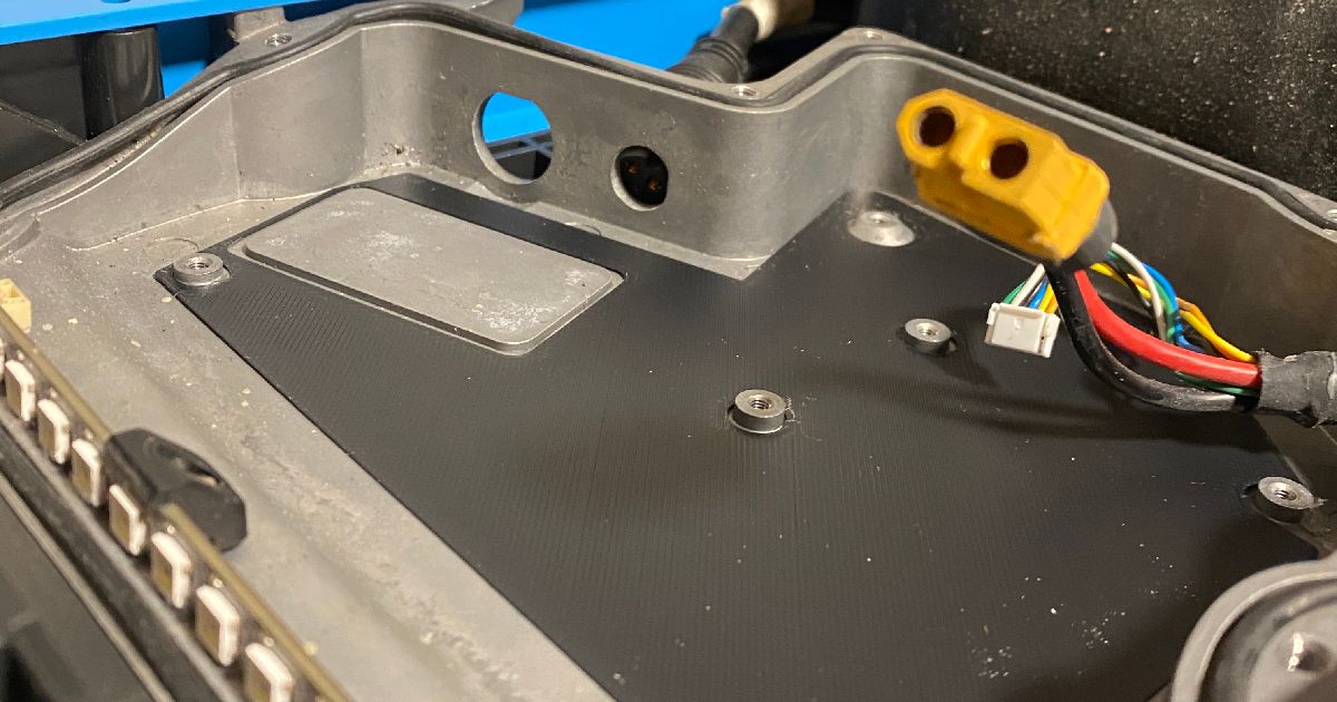 Onewheel Pint Controller Insulator by Lia | Download free STL model ...