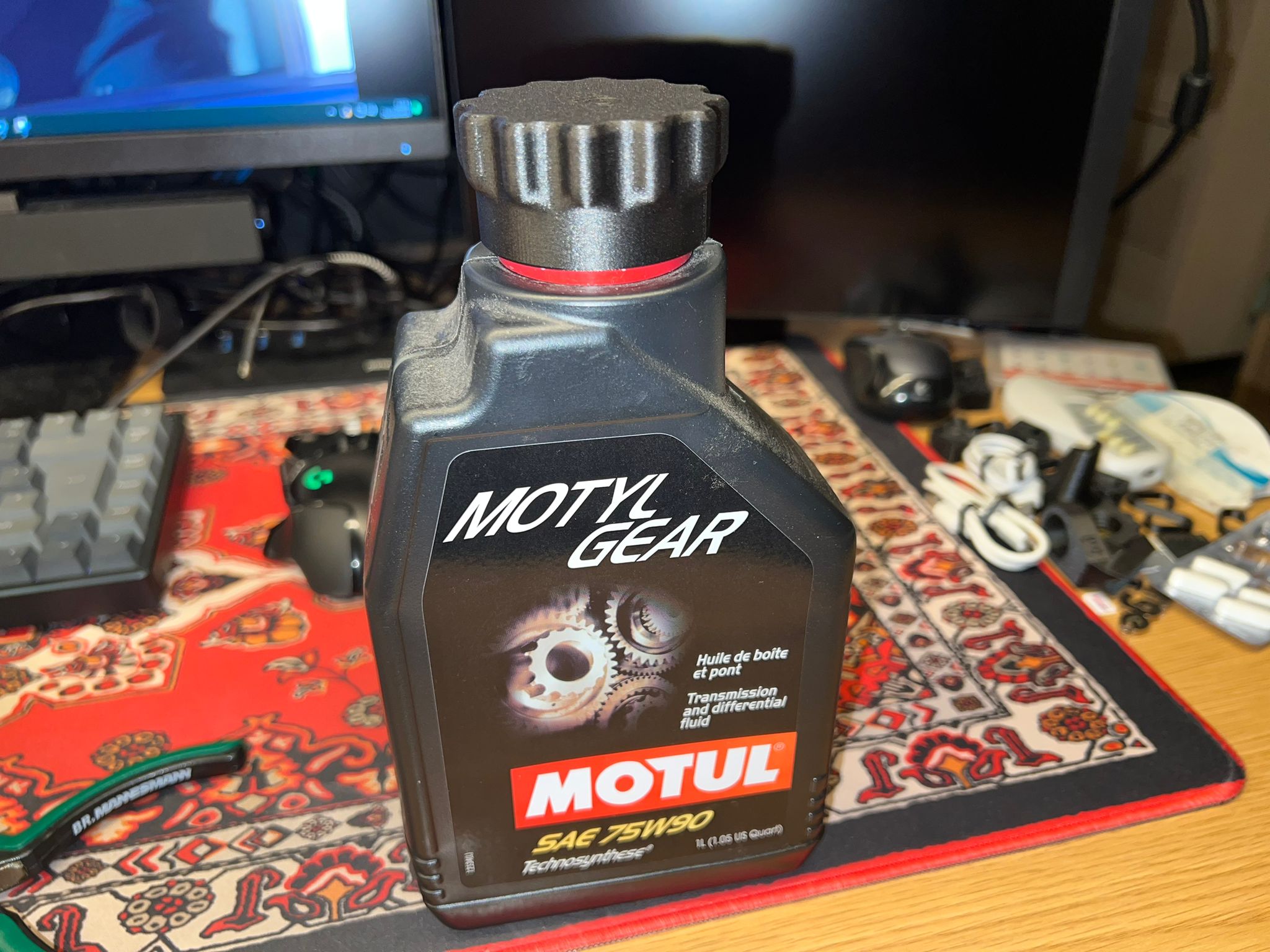 Motul oil can perfect seal cap by jon | Download free STL model ...
