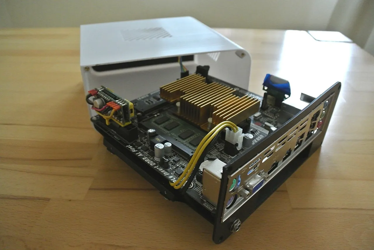 Opnsense Mini-itx Case by rathio | Download free STL model | Printables.com