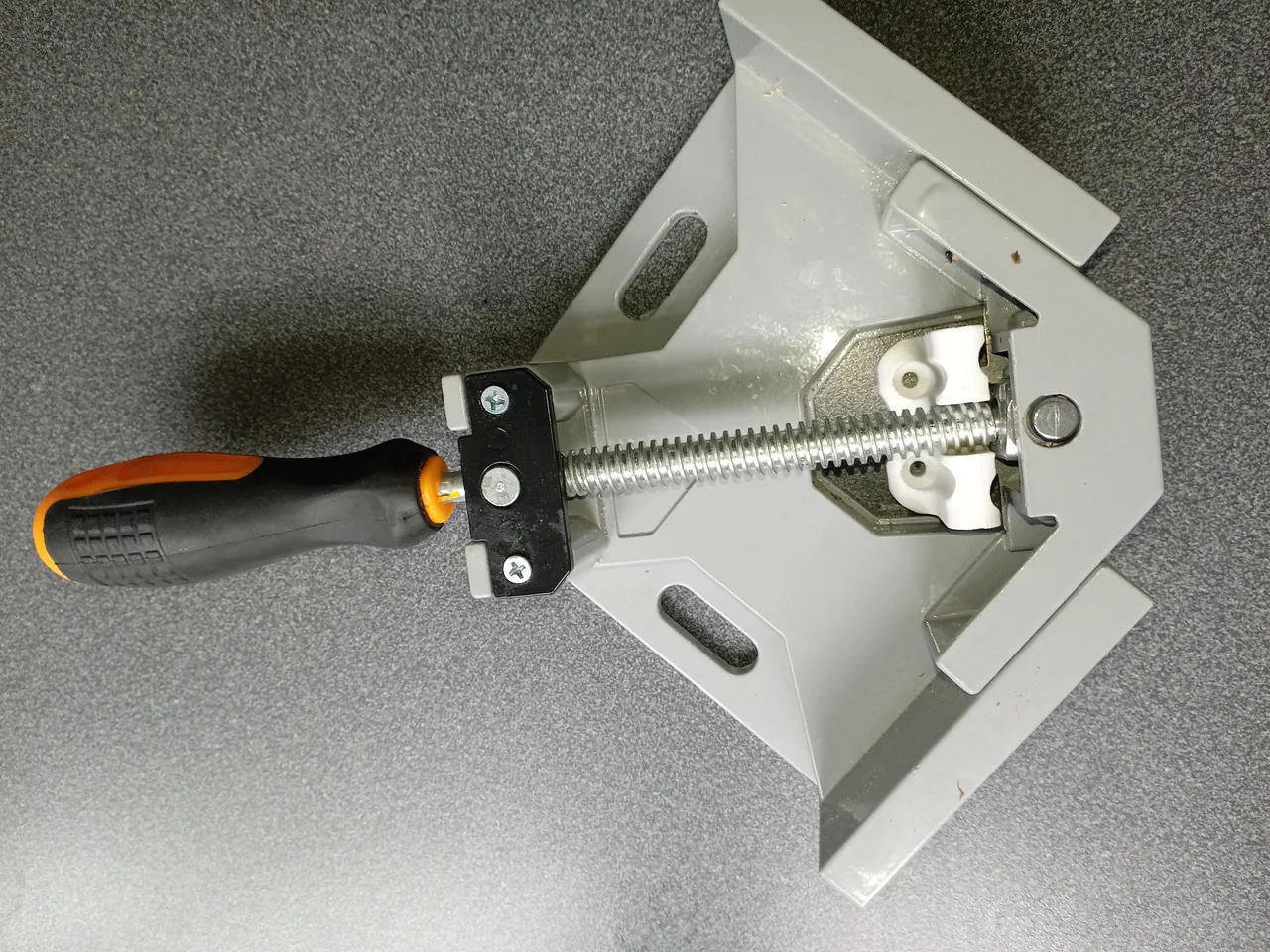 Temu Clamp wall holder by Bluefrogman | Download free STL model ...