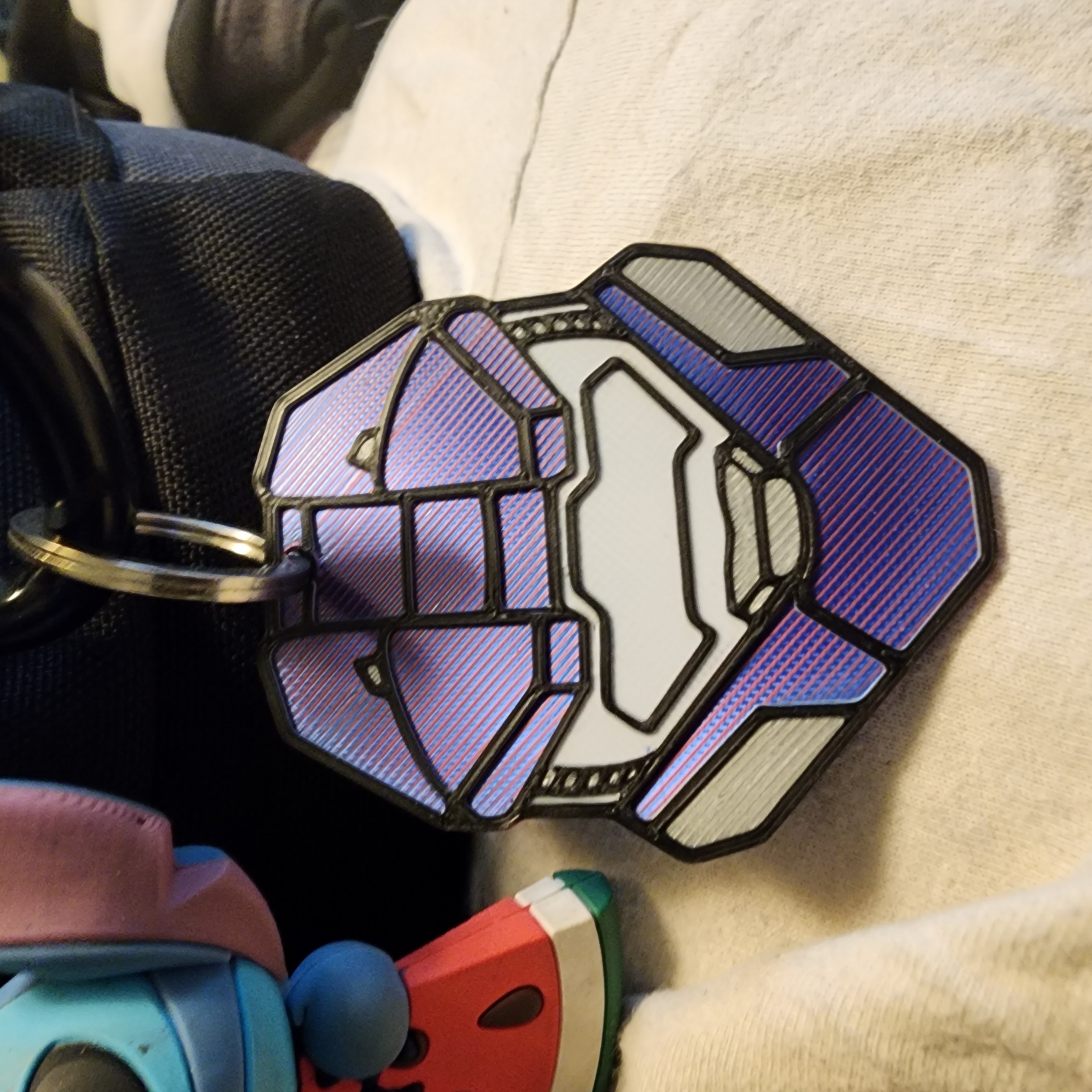Master Chief Helmet Keychain by TinyTank800 | Download free STL model ...