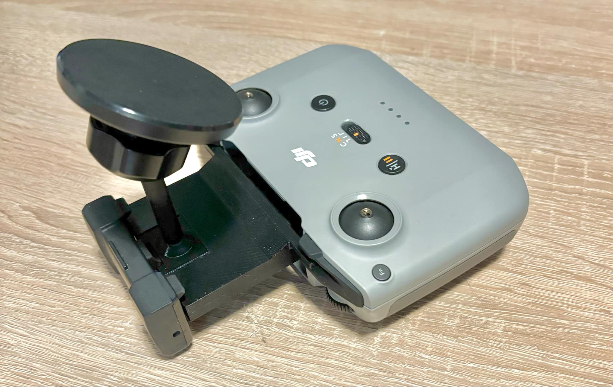 DJI RC-N3 Controller Phone mount par Stanislav | Téléchargez gratuitement un modèle STL ...
