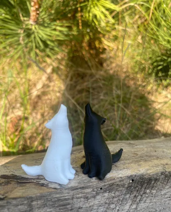 wolf howl on the moon by Gugi | Download free STL model | Printables.com