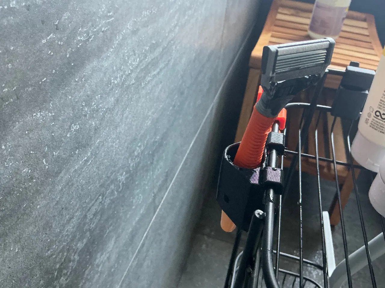 Harry’s Razor Holder for a Rack by Brad | Download free STL model ...