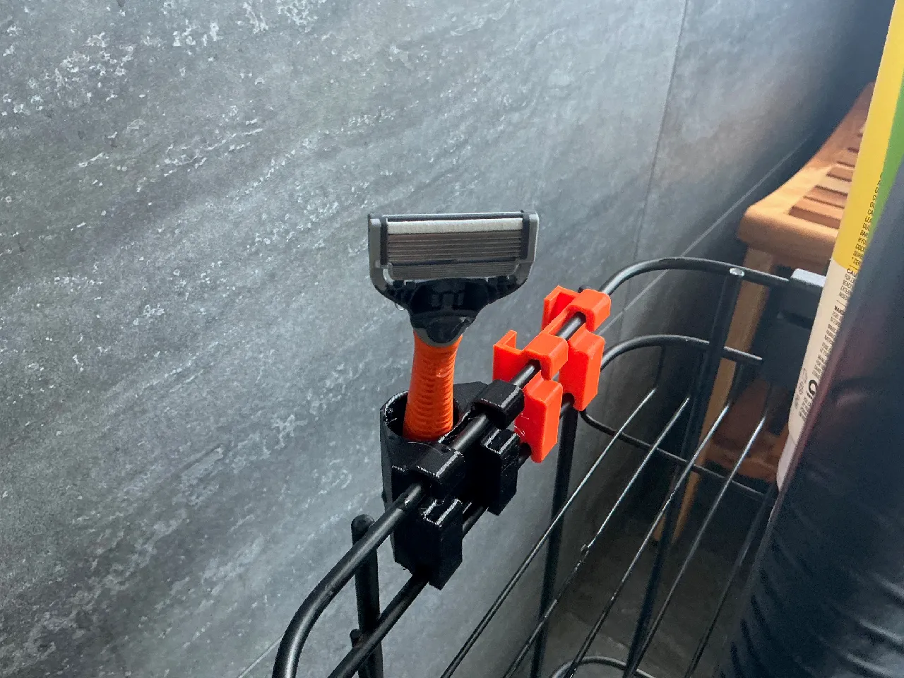 Harry’s Razor Holder for a Rack by Brad | Download free STL model ...