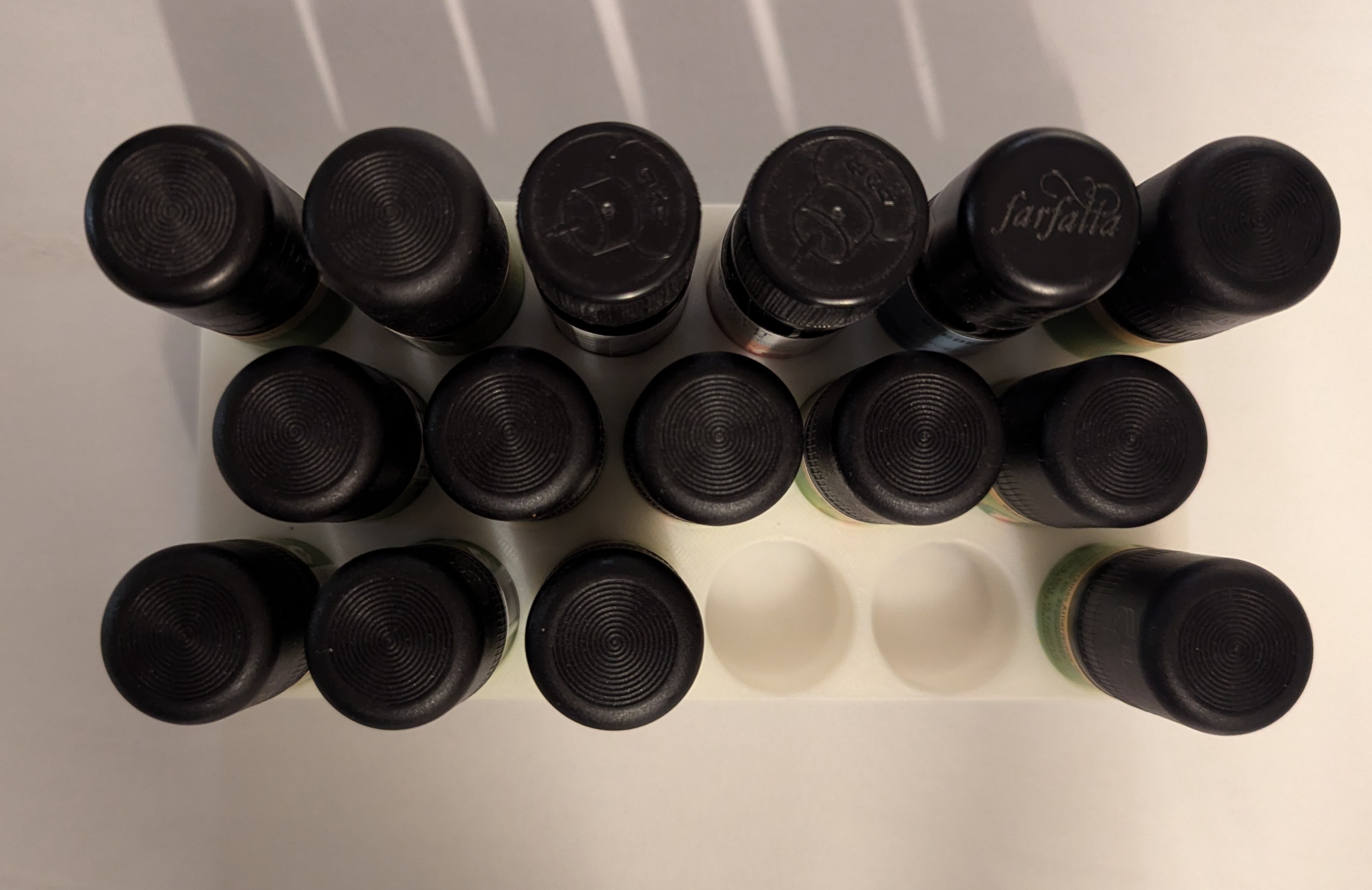 Fragrance Oil Storage Gridfinity 2x4 by CreationPurr | Download free ...
