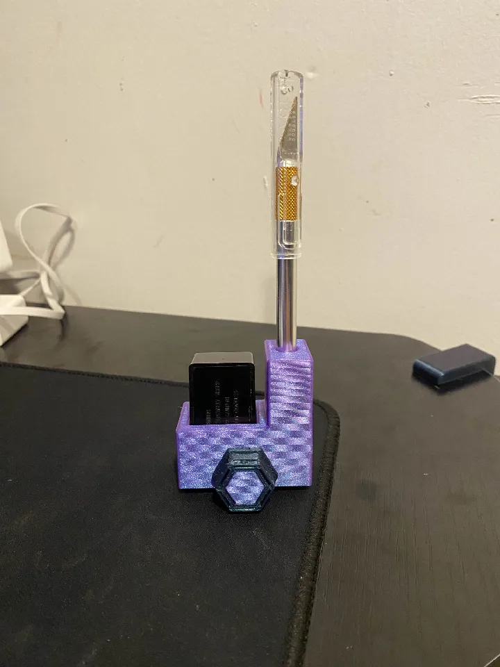 Xacto knife + blade holder mount for honeycomb wall by pepson | Download free STL model ...