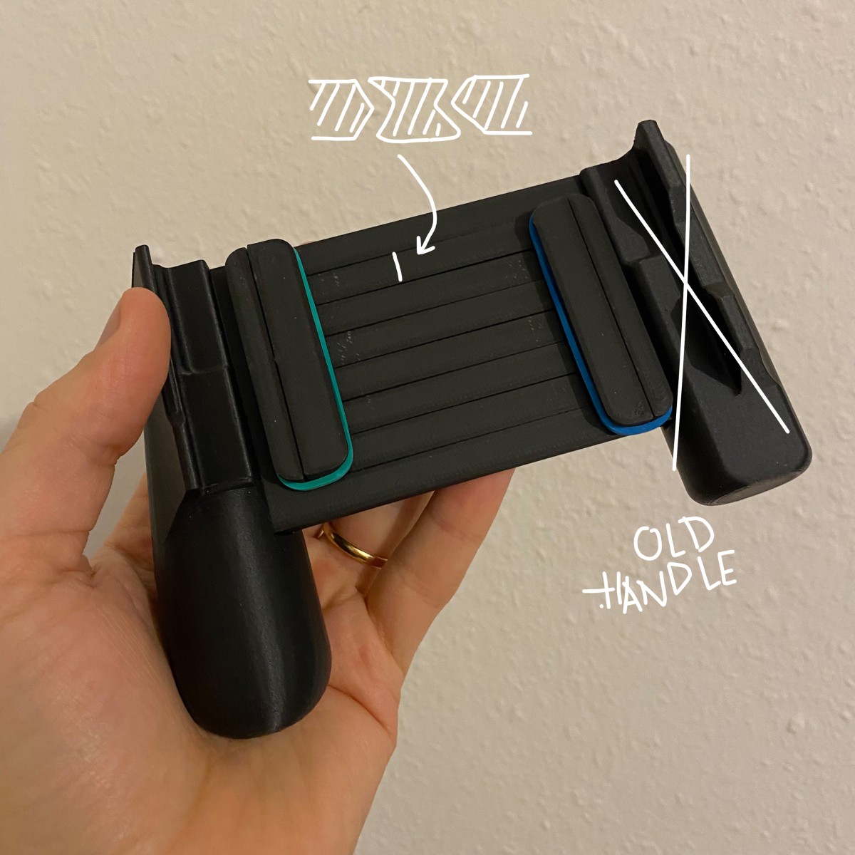 Gaming phone holder prototype by georgmierau | Download free STL model ...