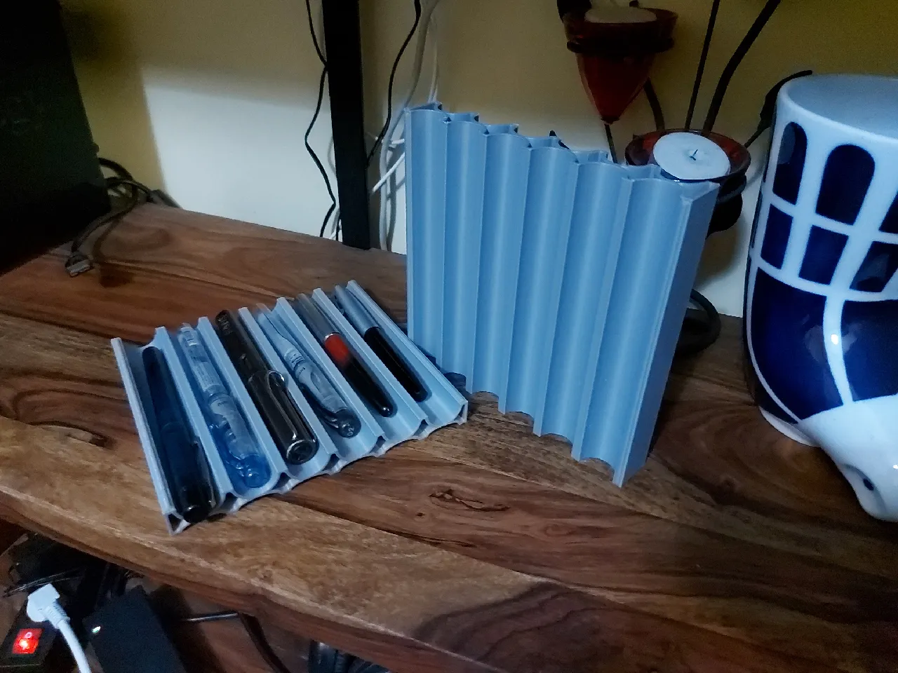 Stackable Trays for 6 Fountain Pens by Revenarius | Download free STL model | Printables.com